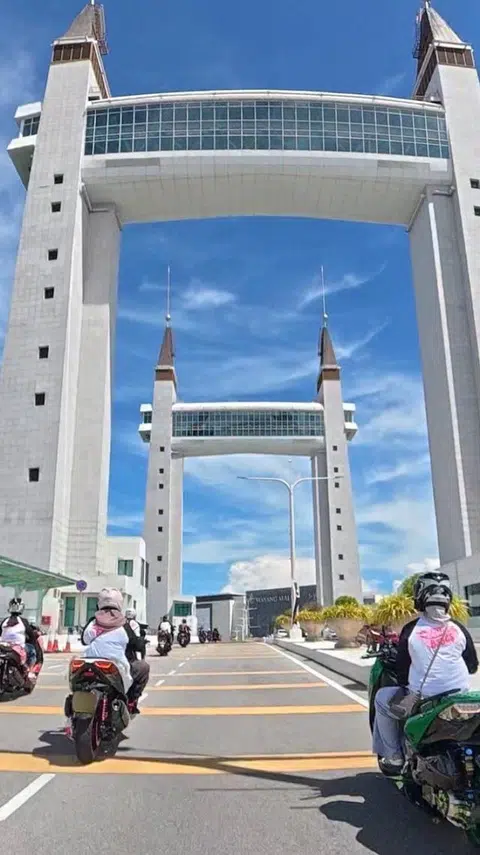 Kumpulan penunggang skuter wanita S’pura tidak gentar kembara lasak ...
