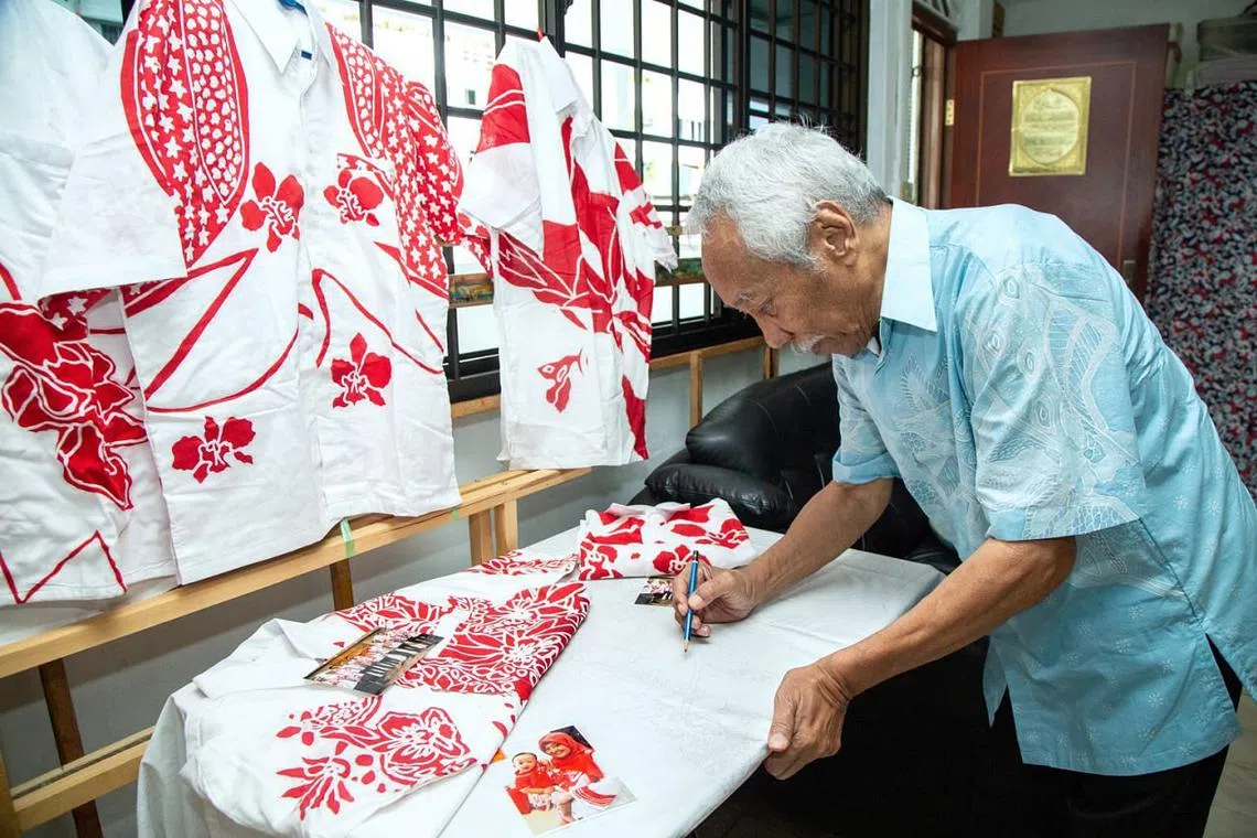 PM Lee tempah baju corak batik dari Sarkasi Said, Berita Singapura ...