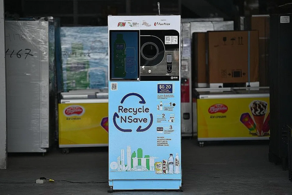 Lebih banyak mesin pintar bagi ganjaran kitar semula botol, tin, Berita ...