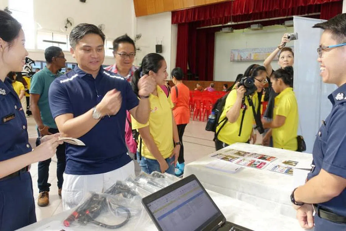 Acara masyarakat di Toa Payoh mempromosi amalan selamat kepada ...