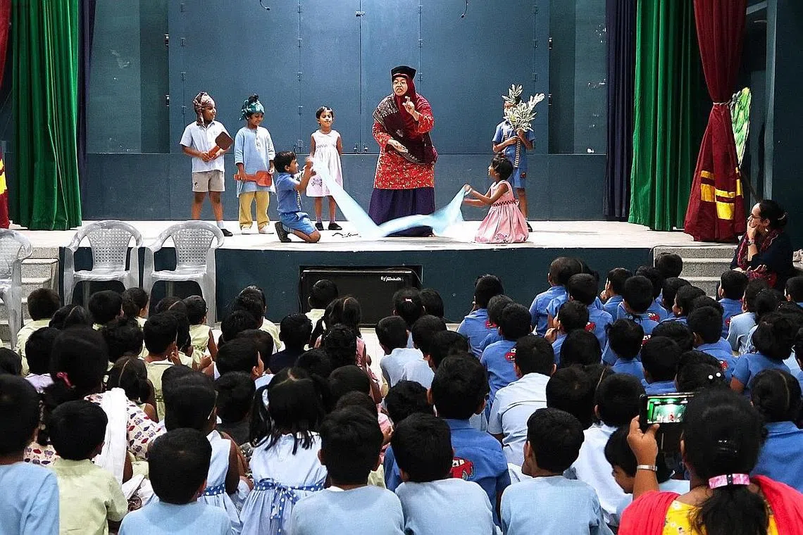 Nek Selampit bawa nama Melayu S'pura ke luar negara, Berita Bahasa ...