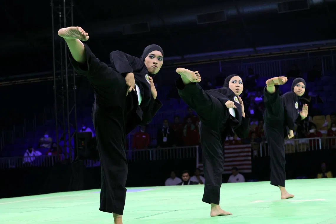 Pasukan seni regu wanita ke final kejohanan dunia; seni regu lelaki menang gangsa, Berita Sukan ...