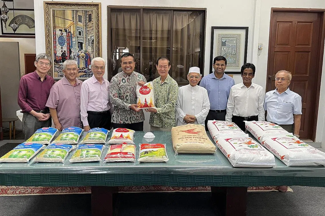 Badan agama Buddha sumbang 30 tan beras sempena Ramadan, Berita ...