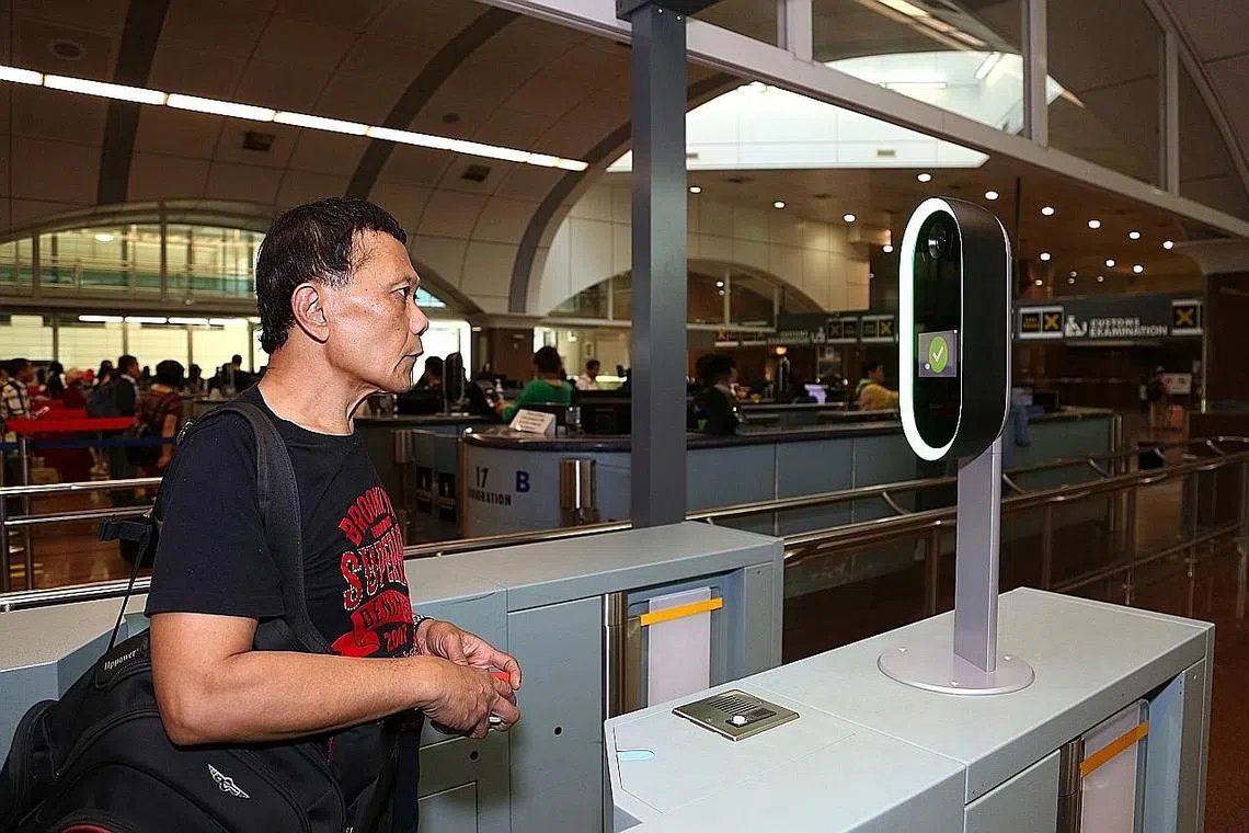 ICA jalani ujian imbas muka, iris bagi pemeriksaan imigresen di Tuas ...