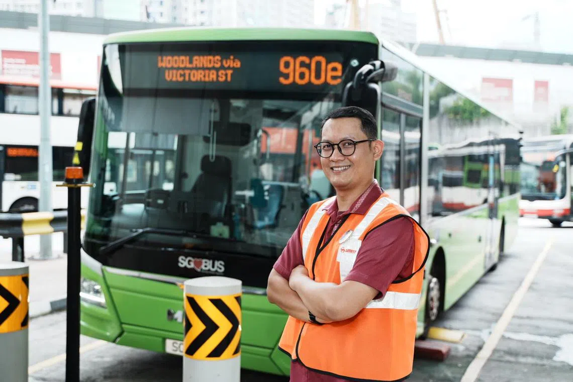 Dua jam perjalanan ke tempat kerja, tapi pemandu bas SMRT dari JB ...