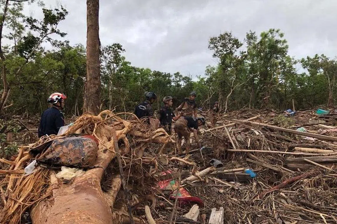 Pegawai SCDF, SPF kongsi pengalaman misi bantuan di Laos, Berita ...