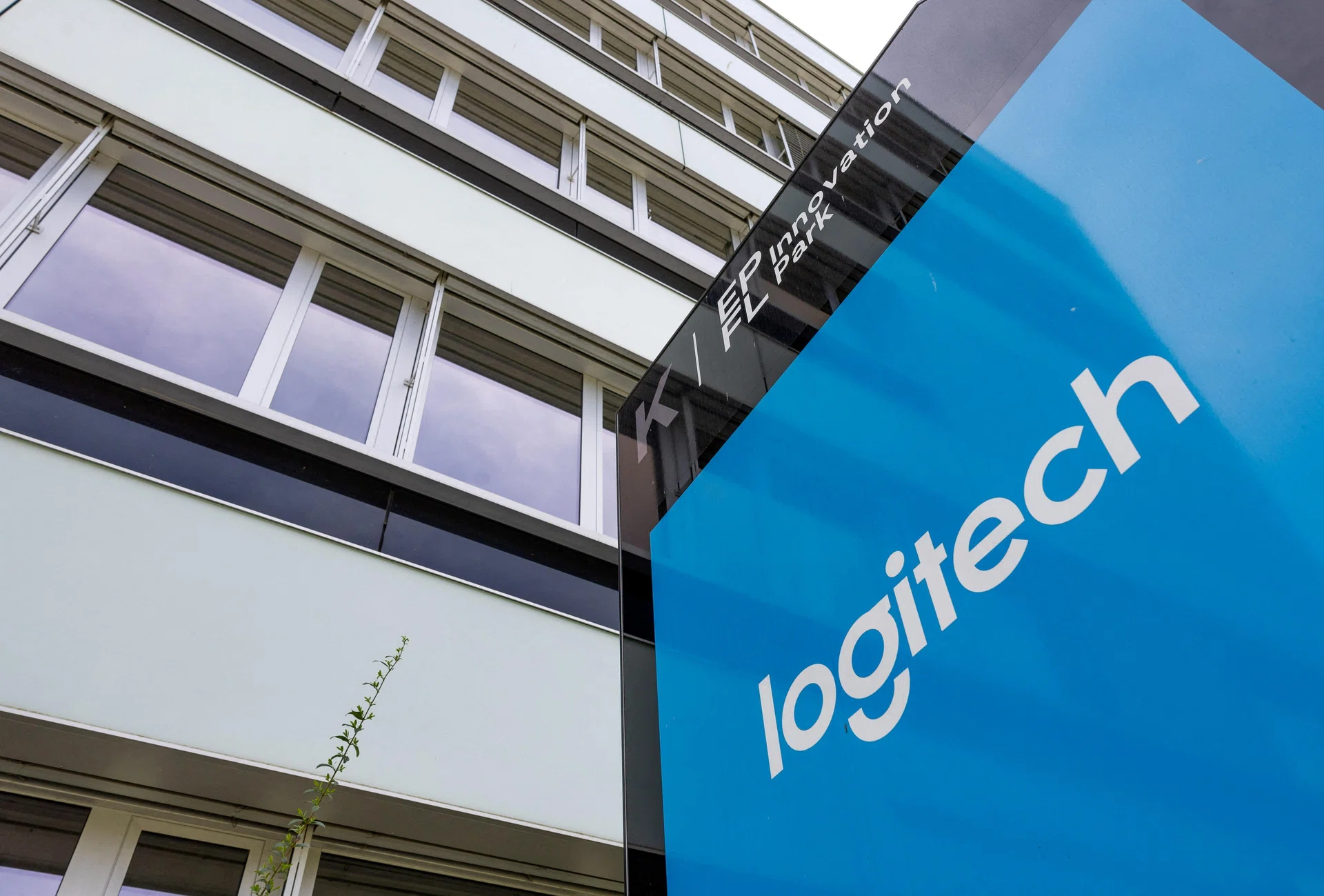 Computer parts maker Logitech Q4 sales rise; first positive quarter in ...