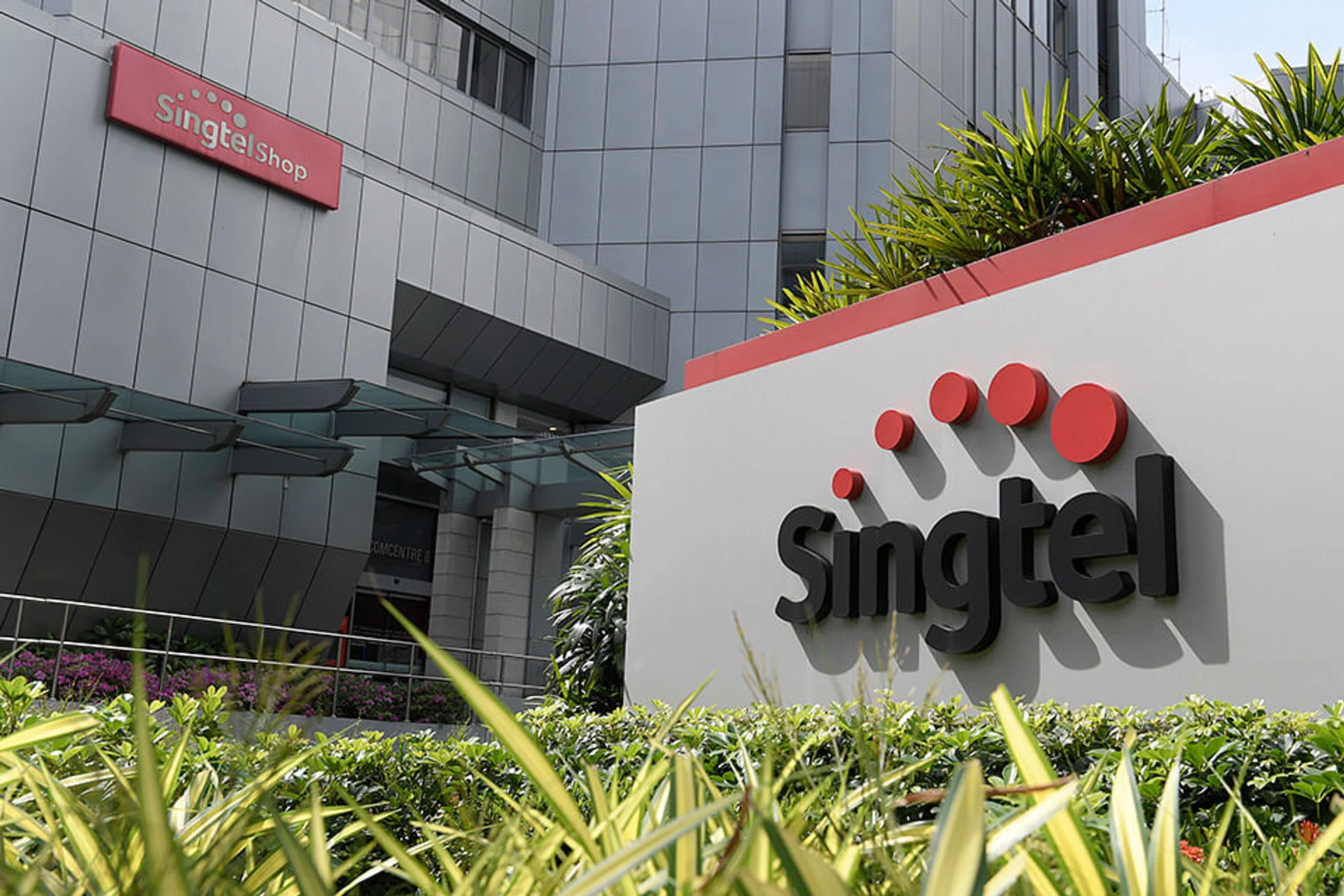 Singtel rejects energy player's offers for its Thai telecoms ...