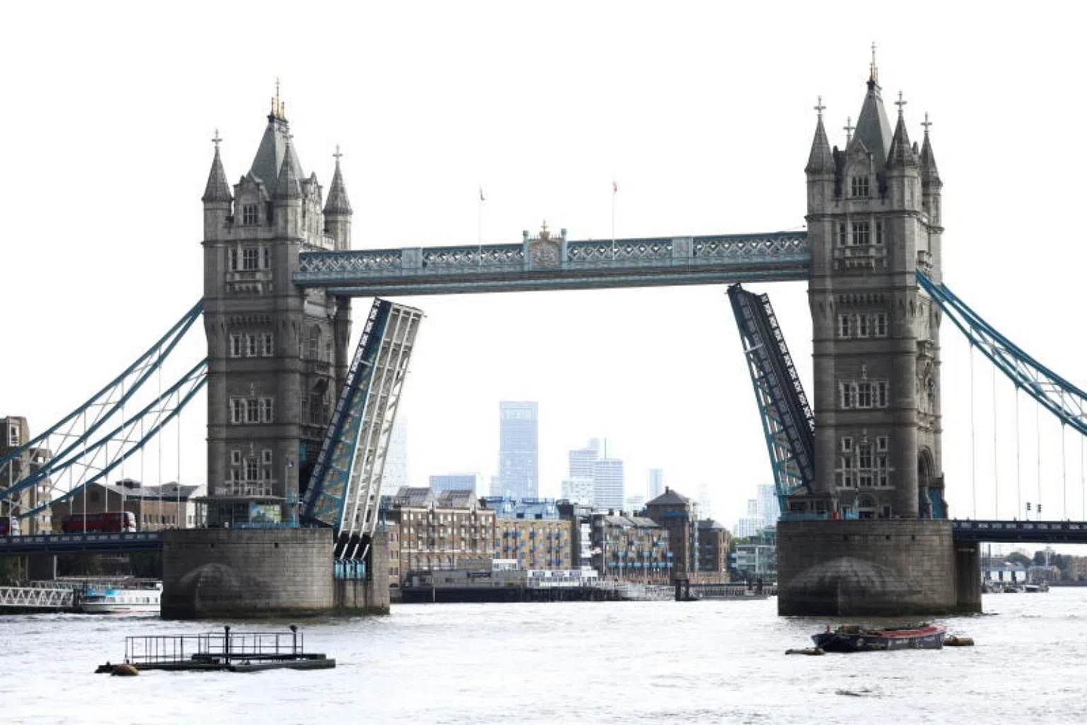 London's Tower Bridge stuck open after 'technical failure' - The ...