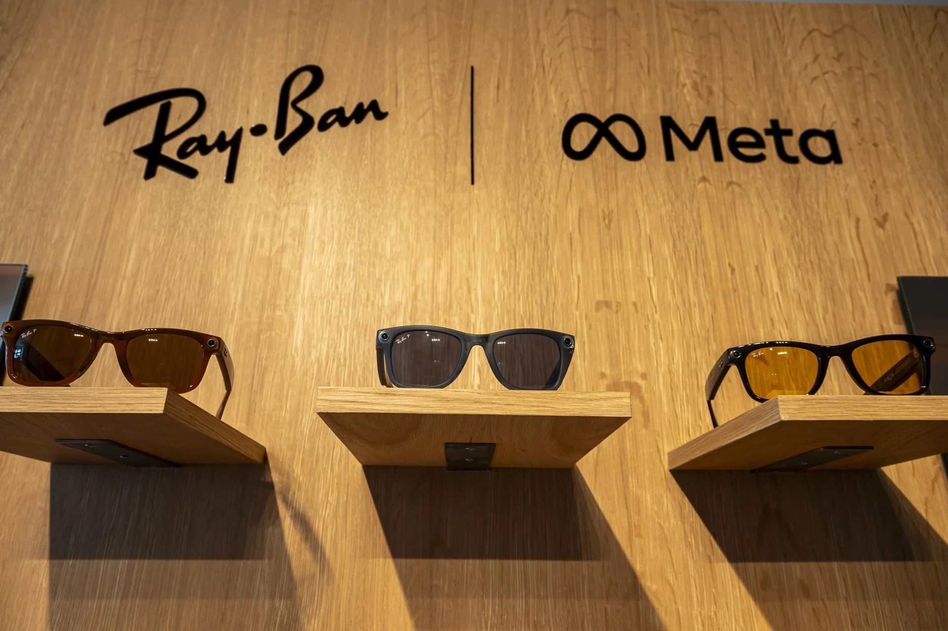 Ray-Ban maker EssilorLuxottica confirms Meta interested in stake - The ...