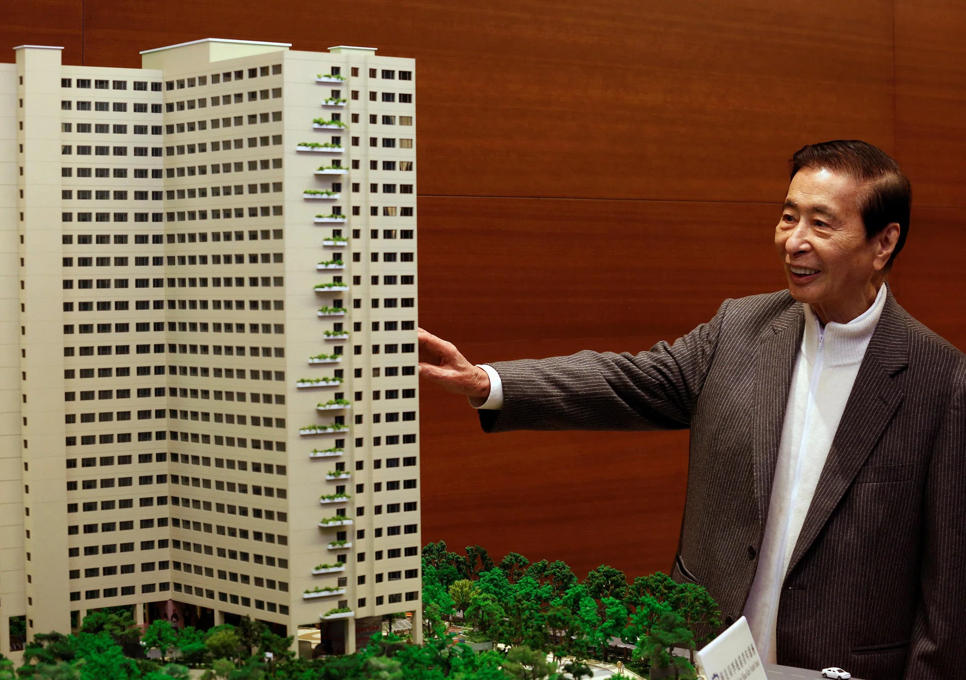 The tycoon who ‘knew how to spend’: Hong Kong mourns death of property ...