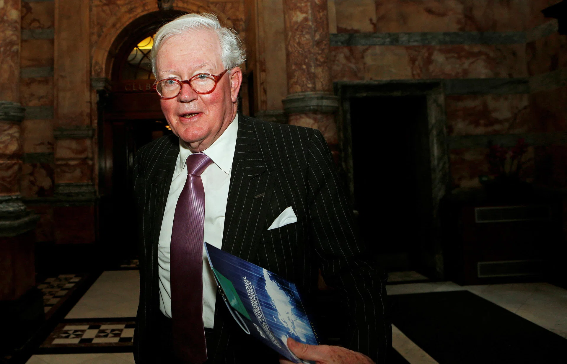 Global financial sector pays tribute as banker Win Bischoff dies at 81 ...