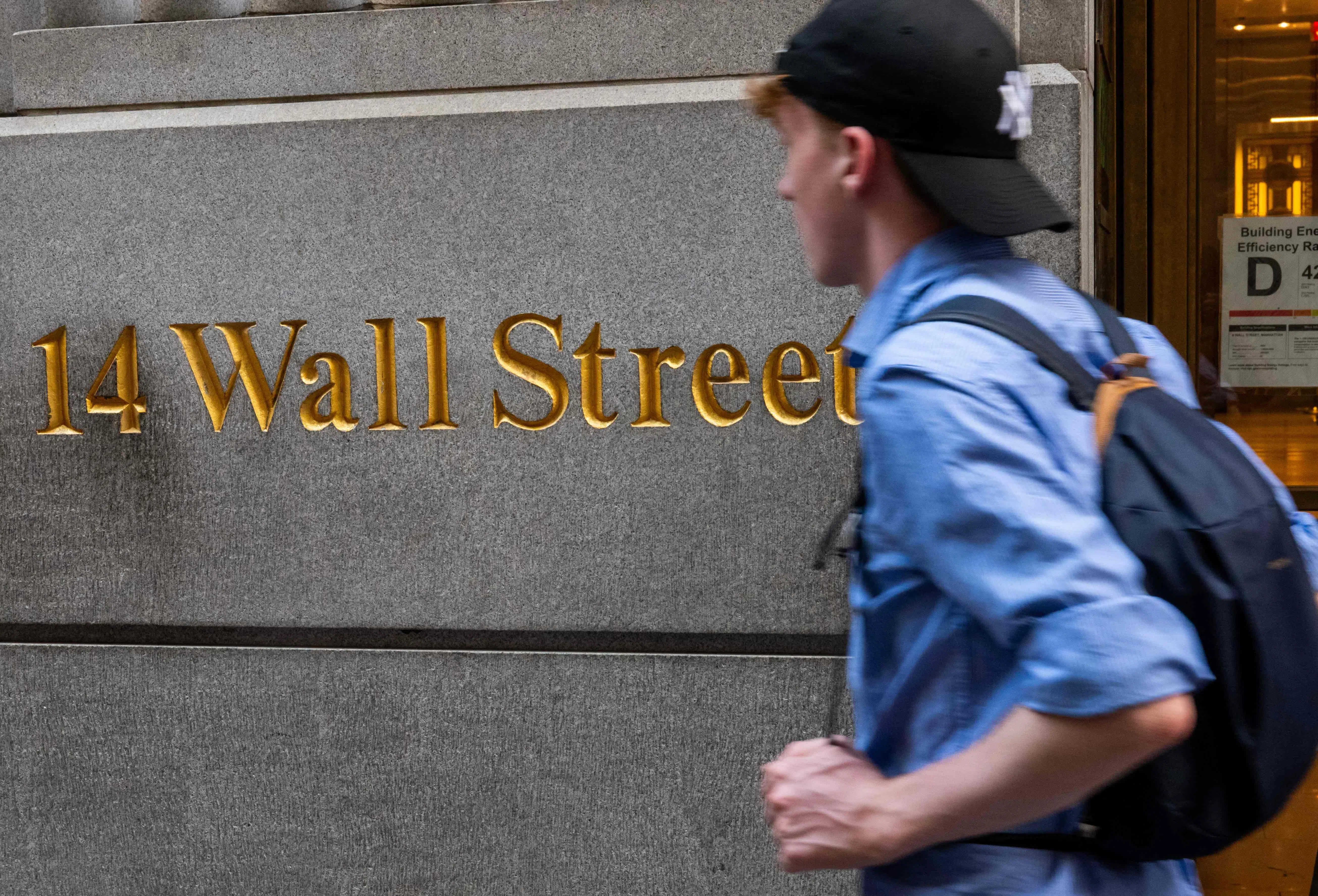 US: S&P 500, Nasdaq hit new records despite big Tesla drop - The ...