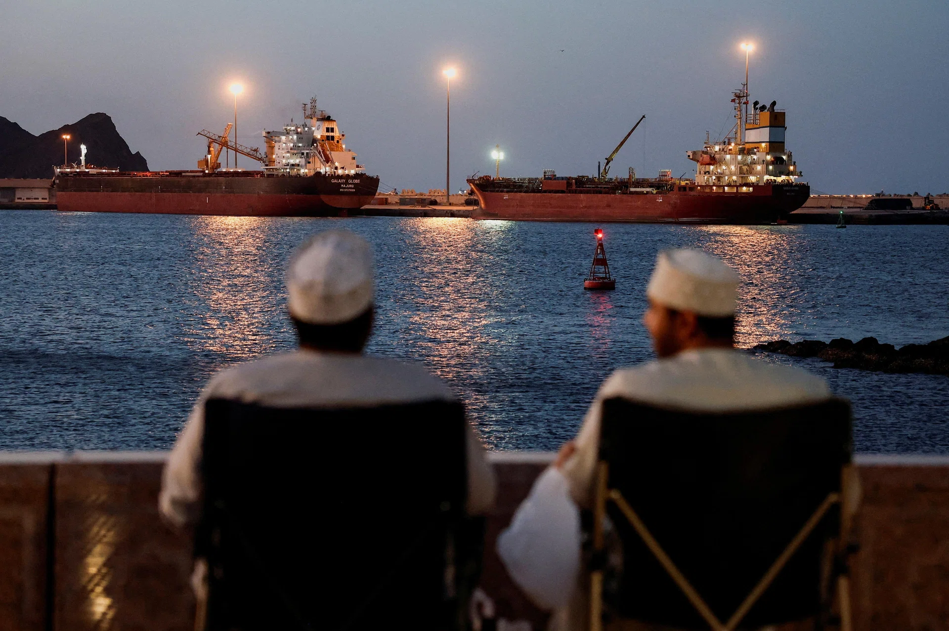 Iran says oil blockade will continue until attacks end, Trump threatens ...