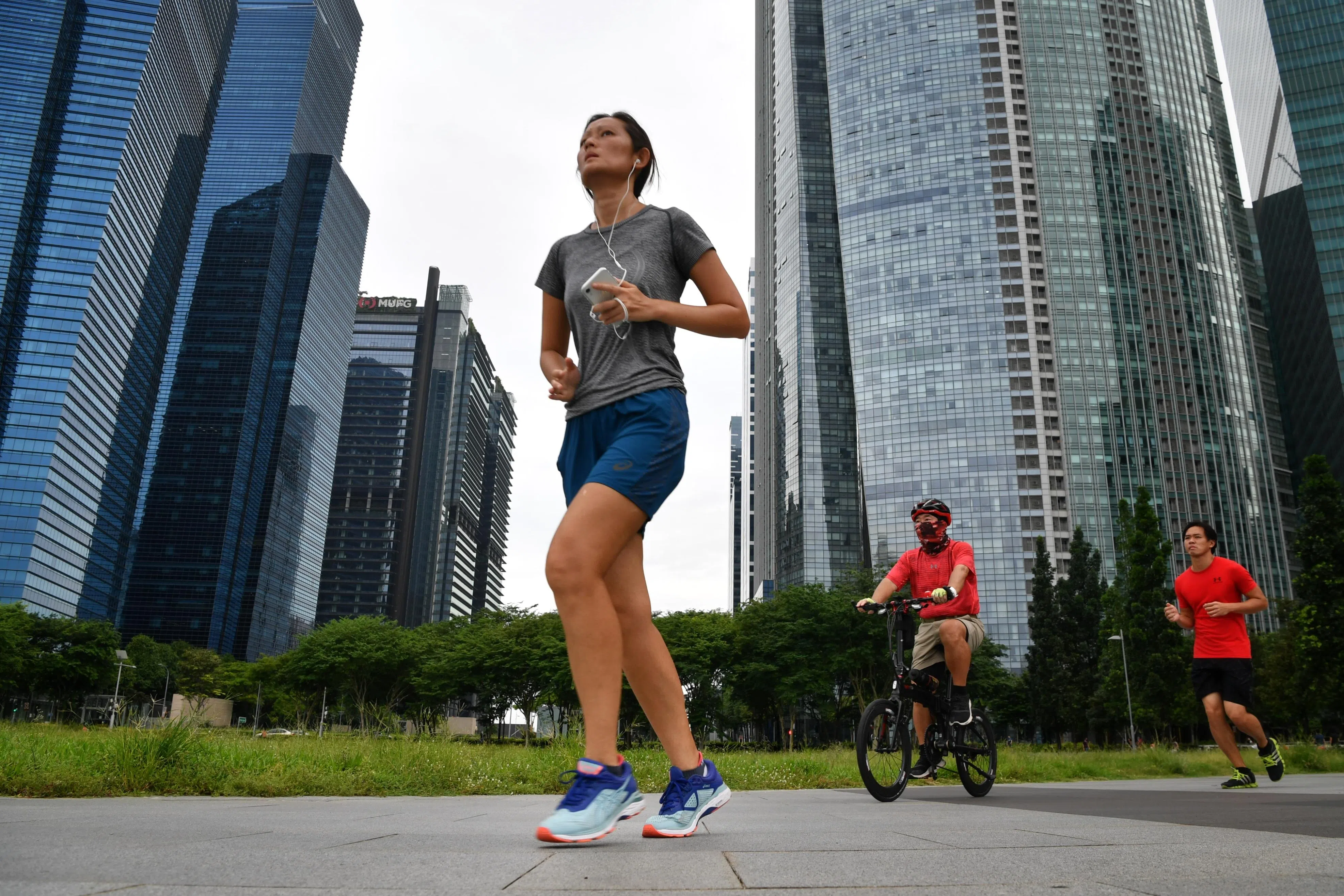 Declining physical health putting a strain on Singapore workers’ mental ...