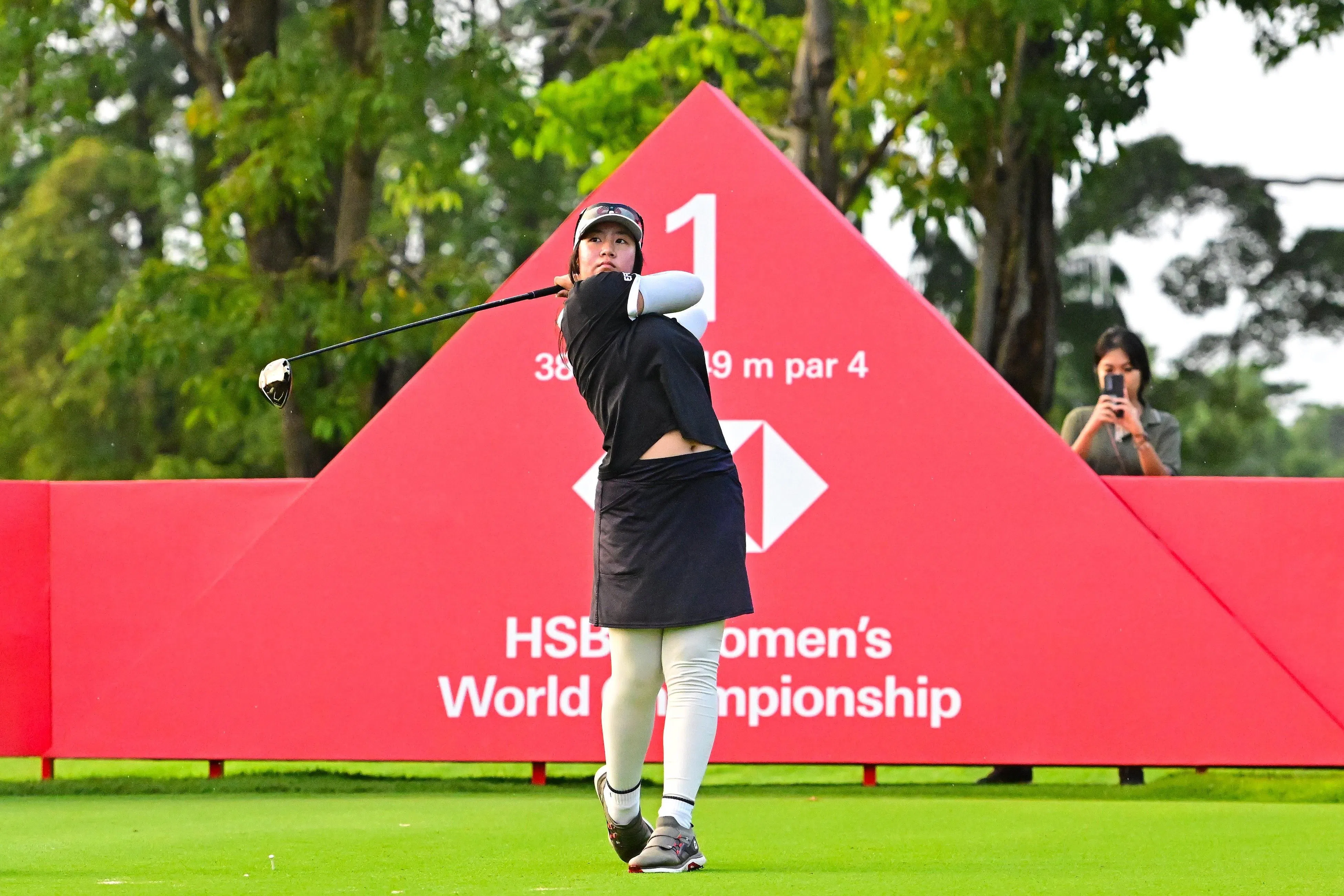 Singapore teen golfer Chen Xing Tong rubs shoulders with world’s best ...