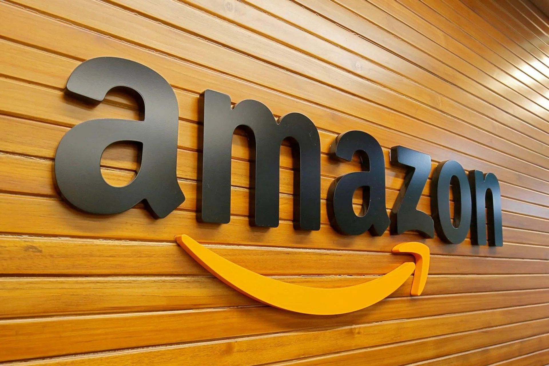 Amazon boosted workforce by 75% during Covid-19 - and it's still hiring ...