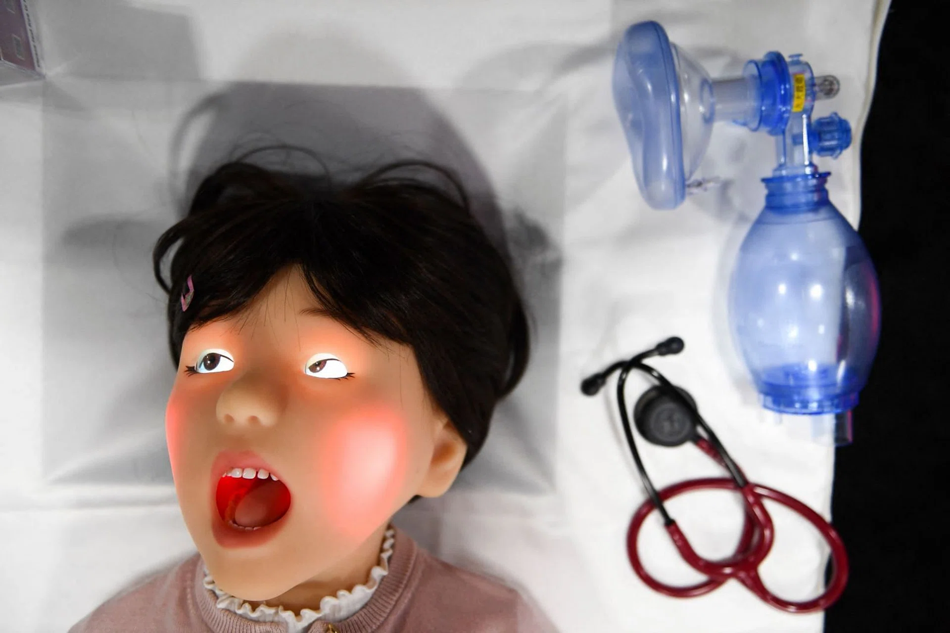 Creepy meets cool in humanoid robots at CES tech show - The Business Times