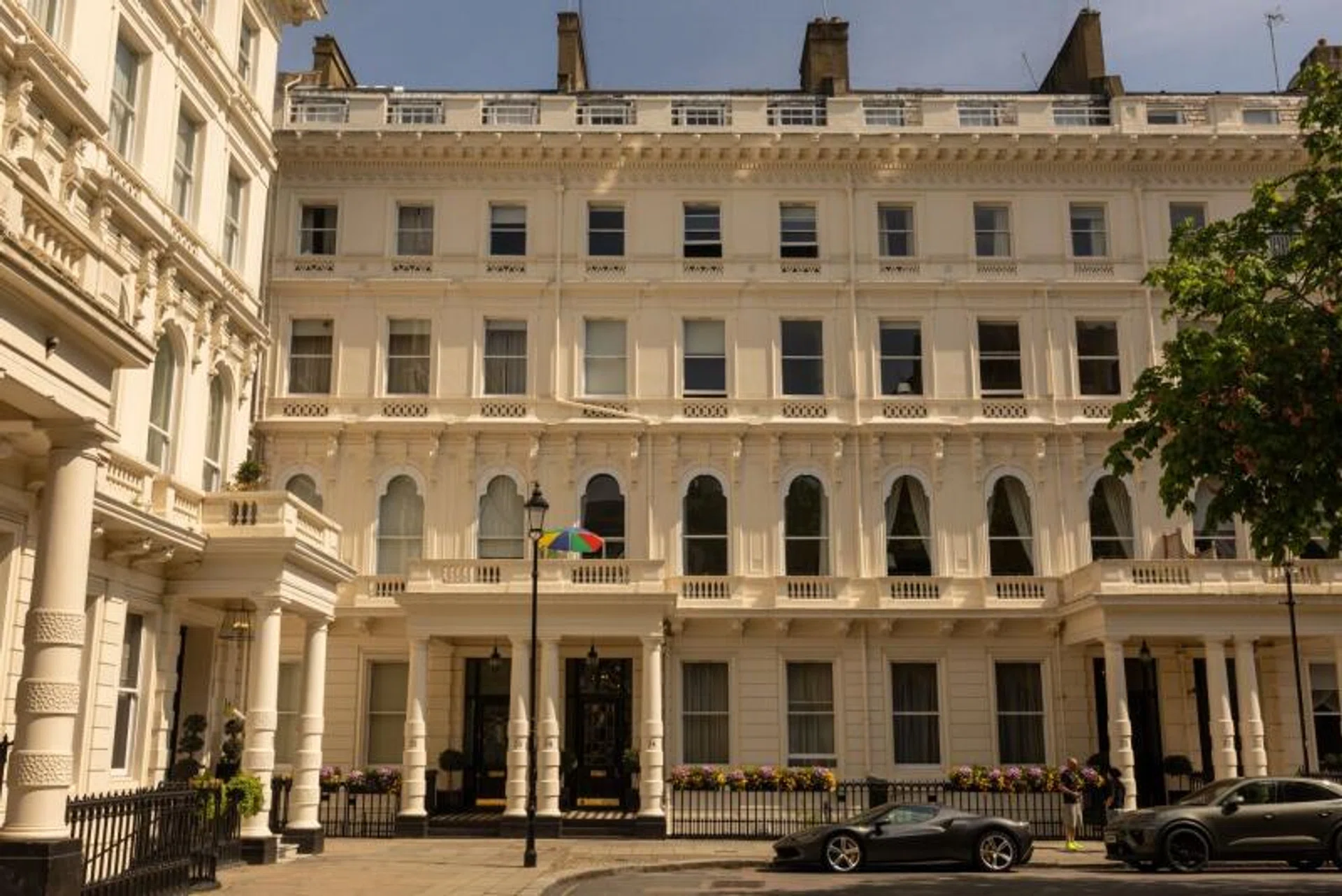 Mega-rich baby boomers quit UK in wealth exodus over tax - The Business ...