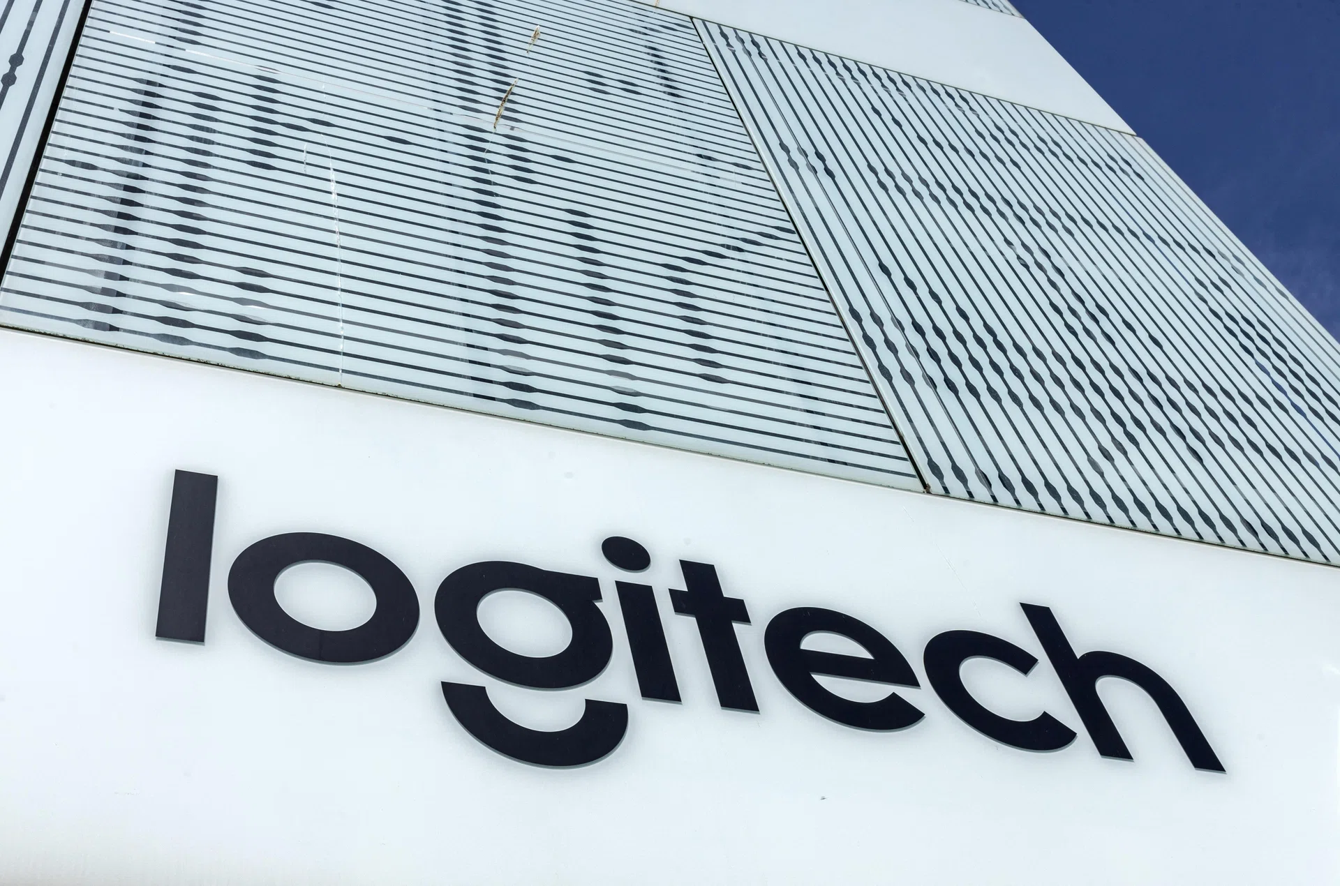 Logitech targets US$2 billion share buyback, confirms 2025 outlook ...