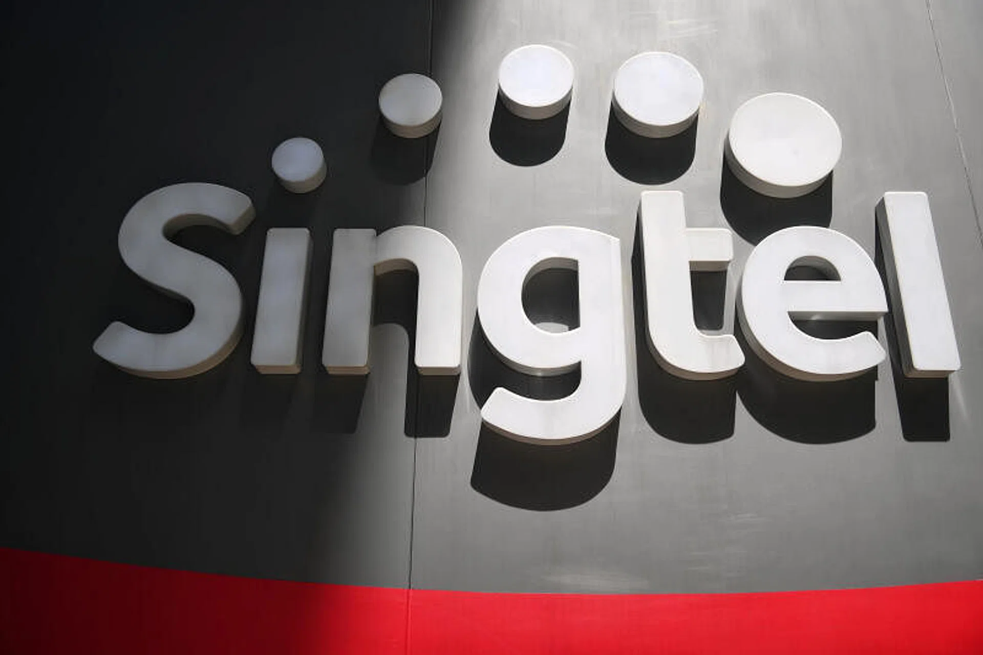 Singtel flags exceptional charges of S$839m for H2, starts strategic ...
