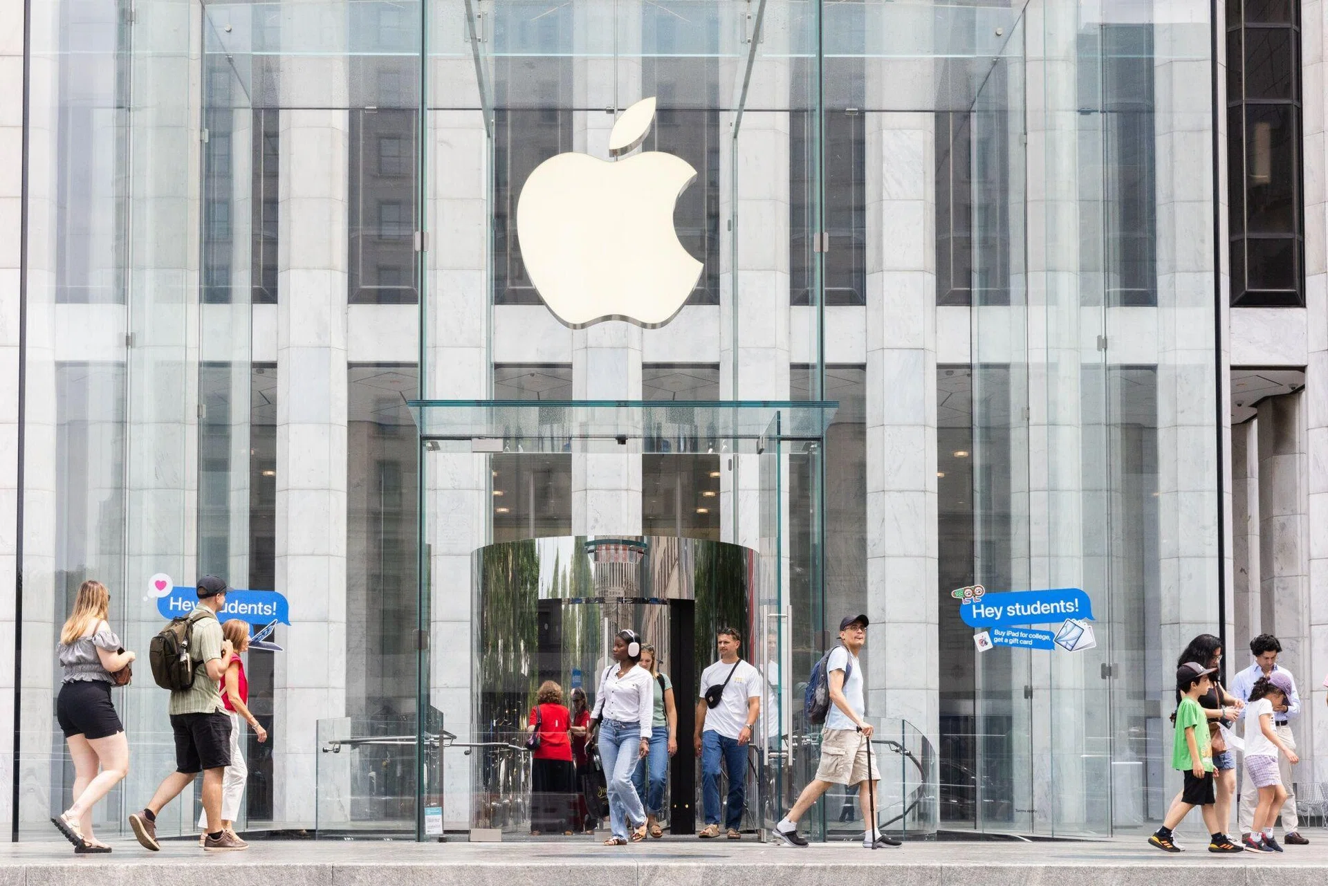 Apple sees continued revenue growth as iPhone demand picks up - The ...