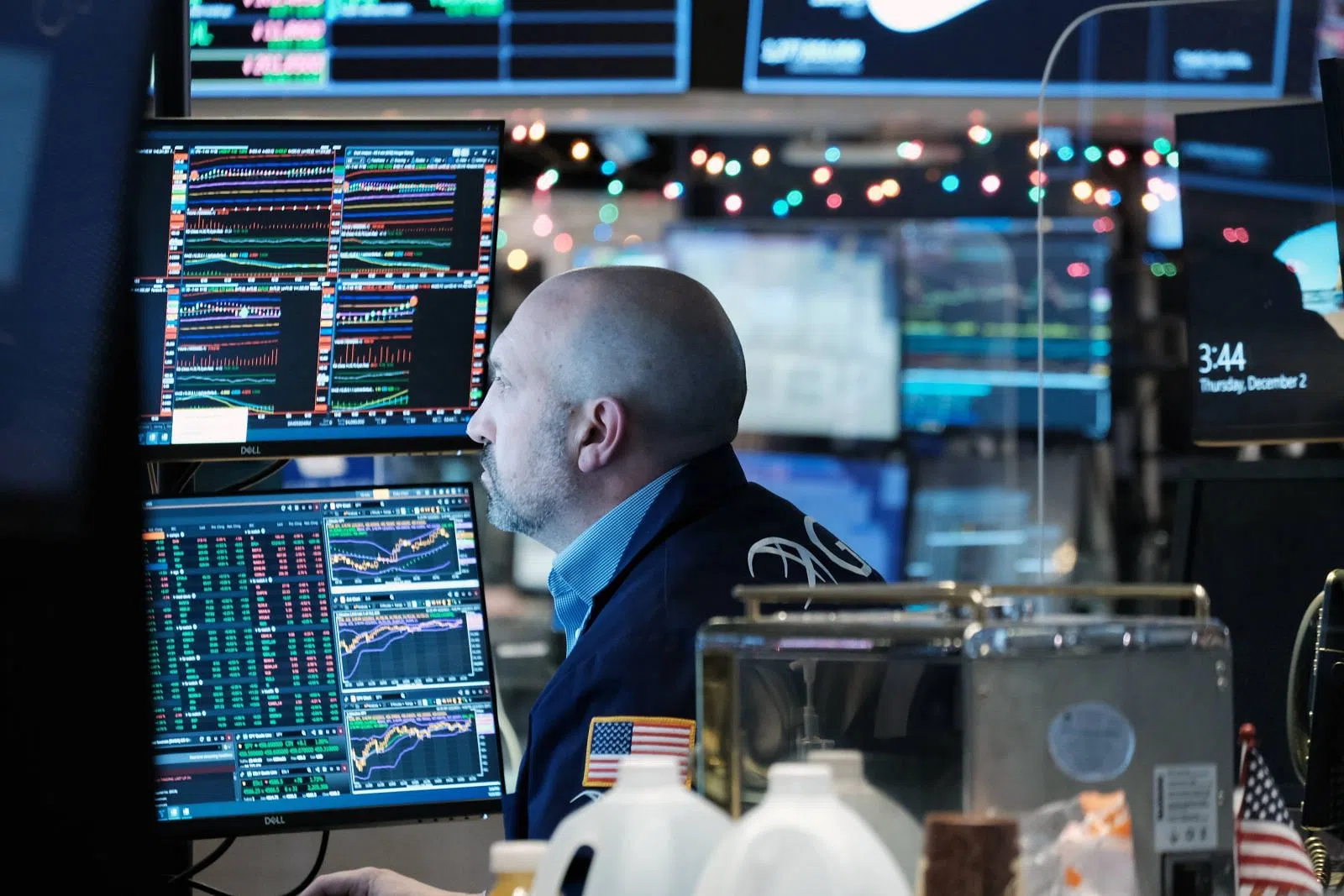 US: Wall Street opens flat after tech-driven rally