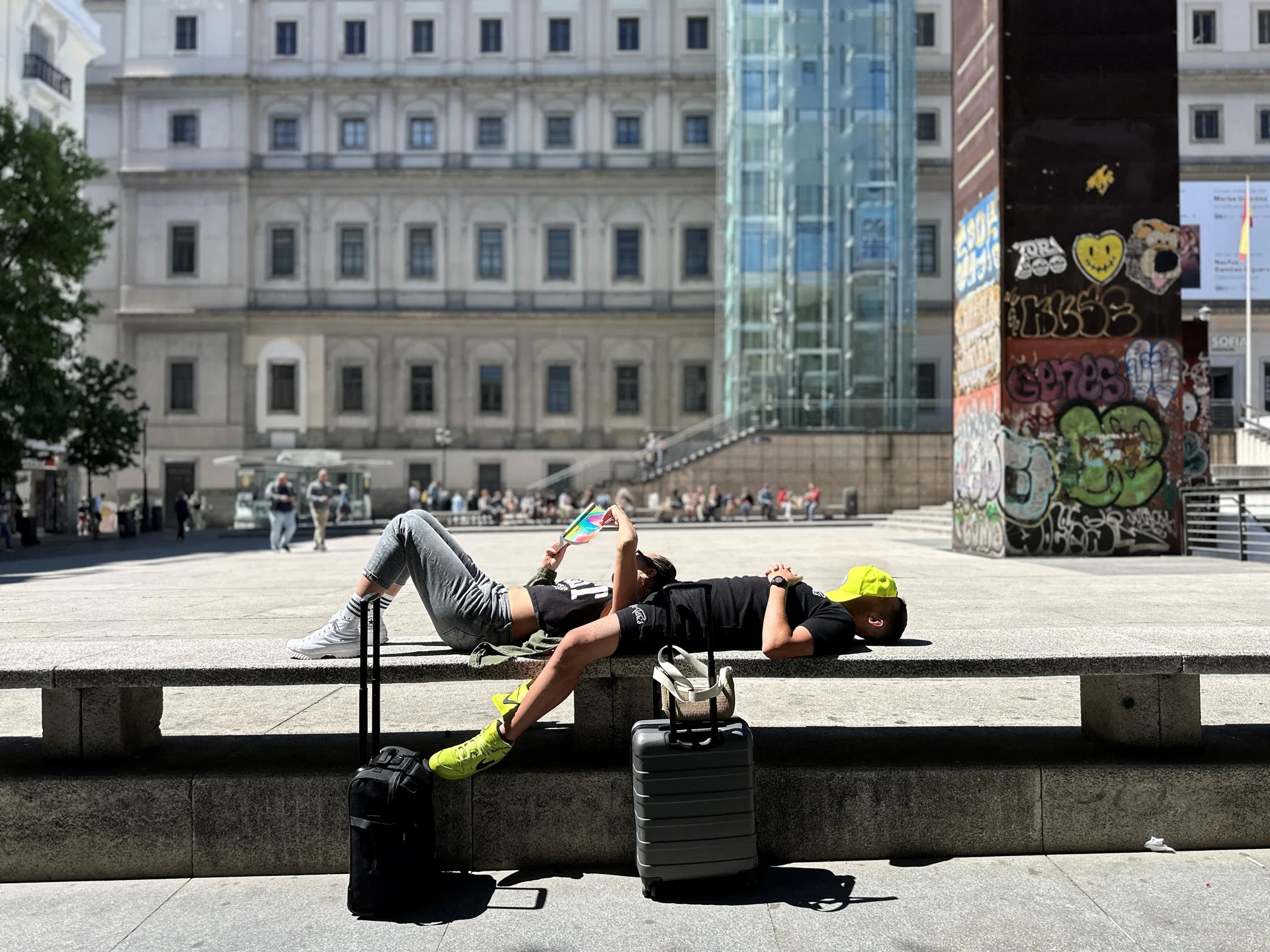 Spain considers new 21% VAT on short-tourism rentals, double the hotel ...