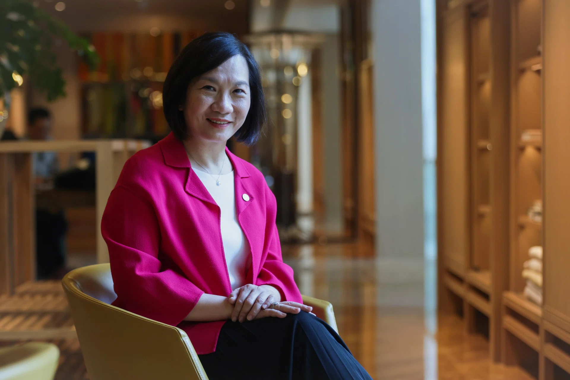 OCBC CEO Helen Wong meets Lee family members and other key Great ...