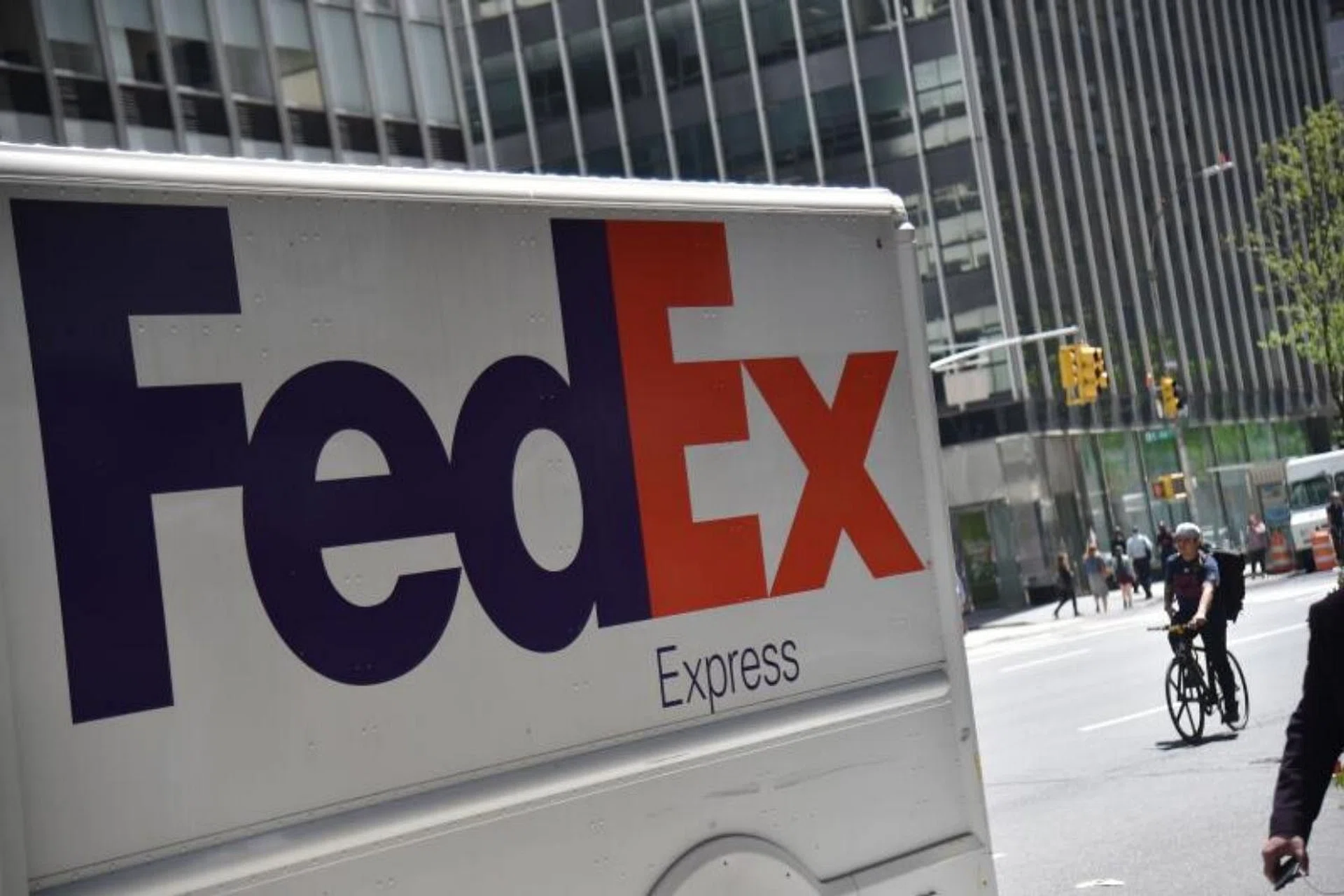 FedEx to relocate Hong Kong-based pilots to San Francisco to avoid ...