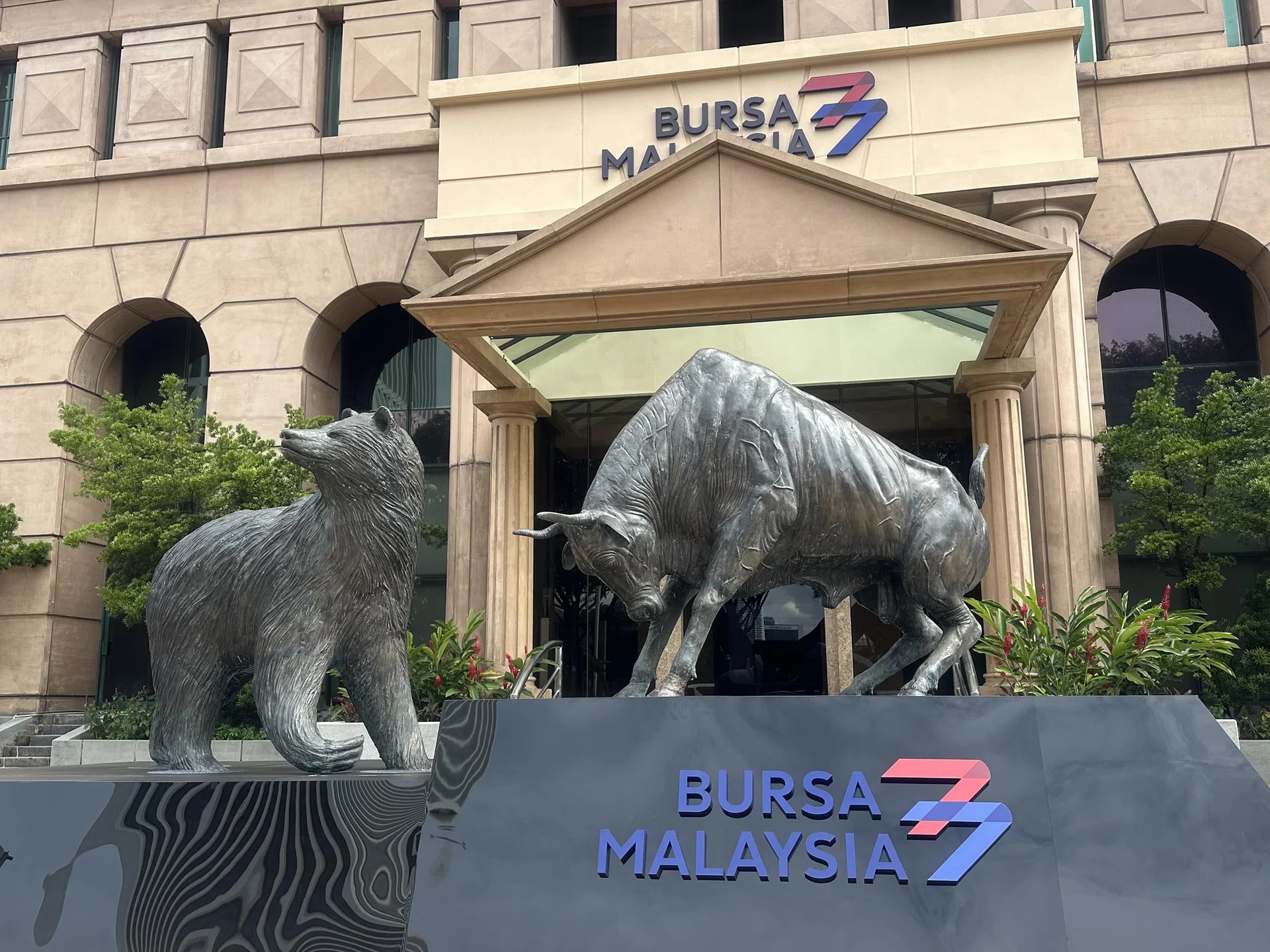 Bursa Malaysia’s Q1 net profit falls 8.8% on lower trading revenue ...