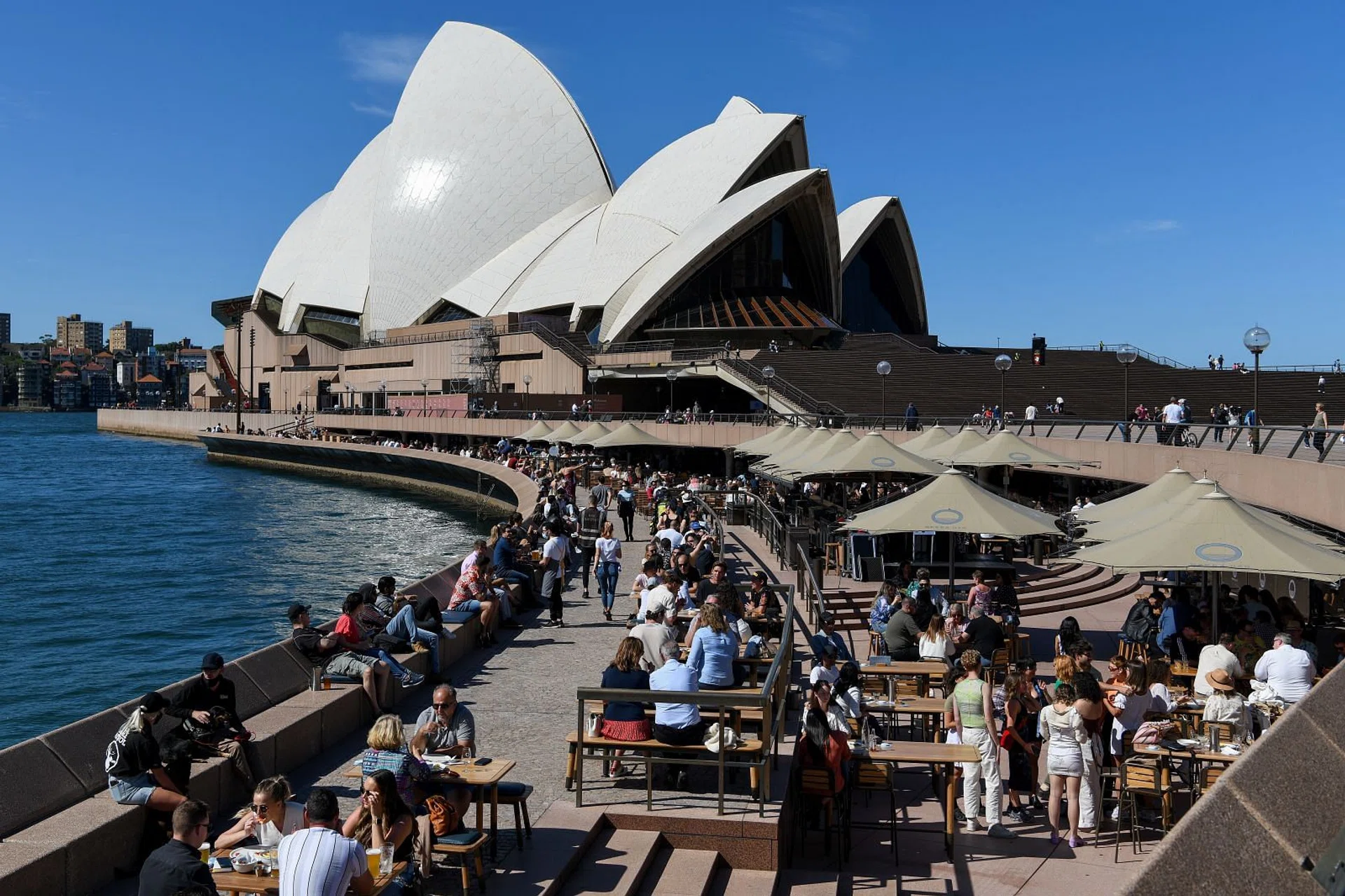 Australia core inflation speeds to six-year high in Q3, feeds rate ...
