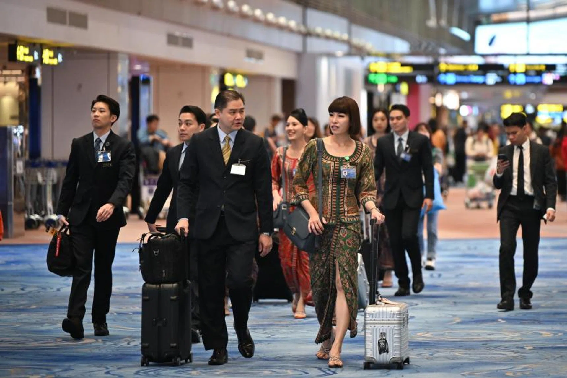 SIA’s new safety measures affecting in-flight service, raising crew ...