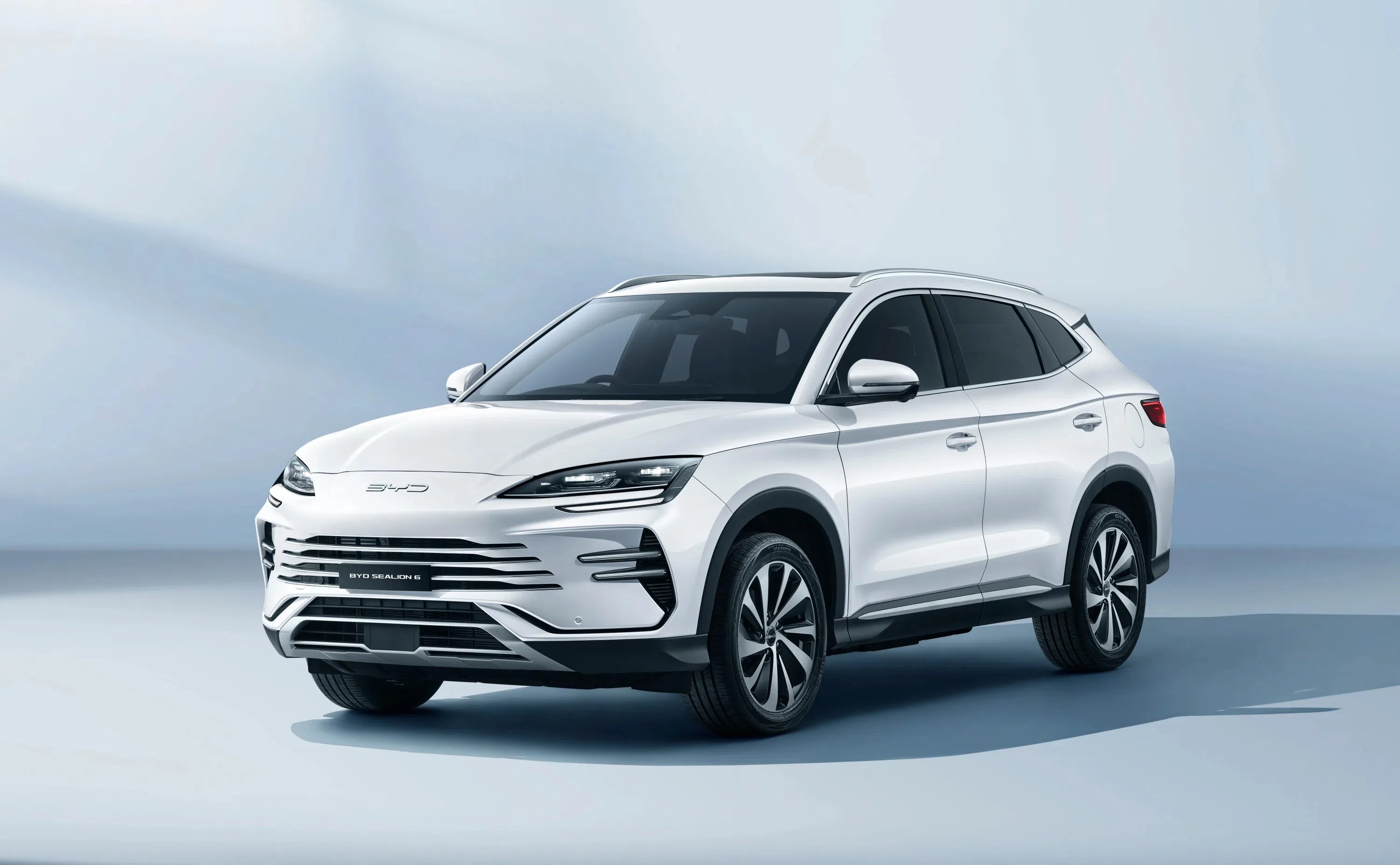 Sealion 6 plug-in hybrid becomes first car with a petrol engine that ...