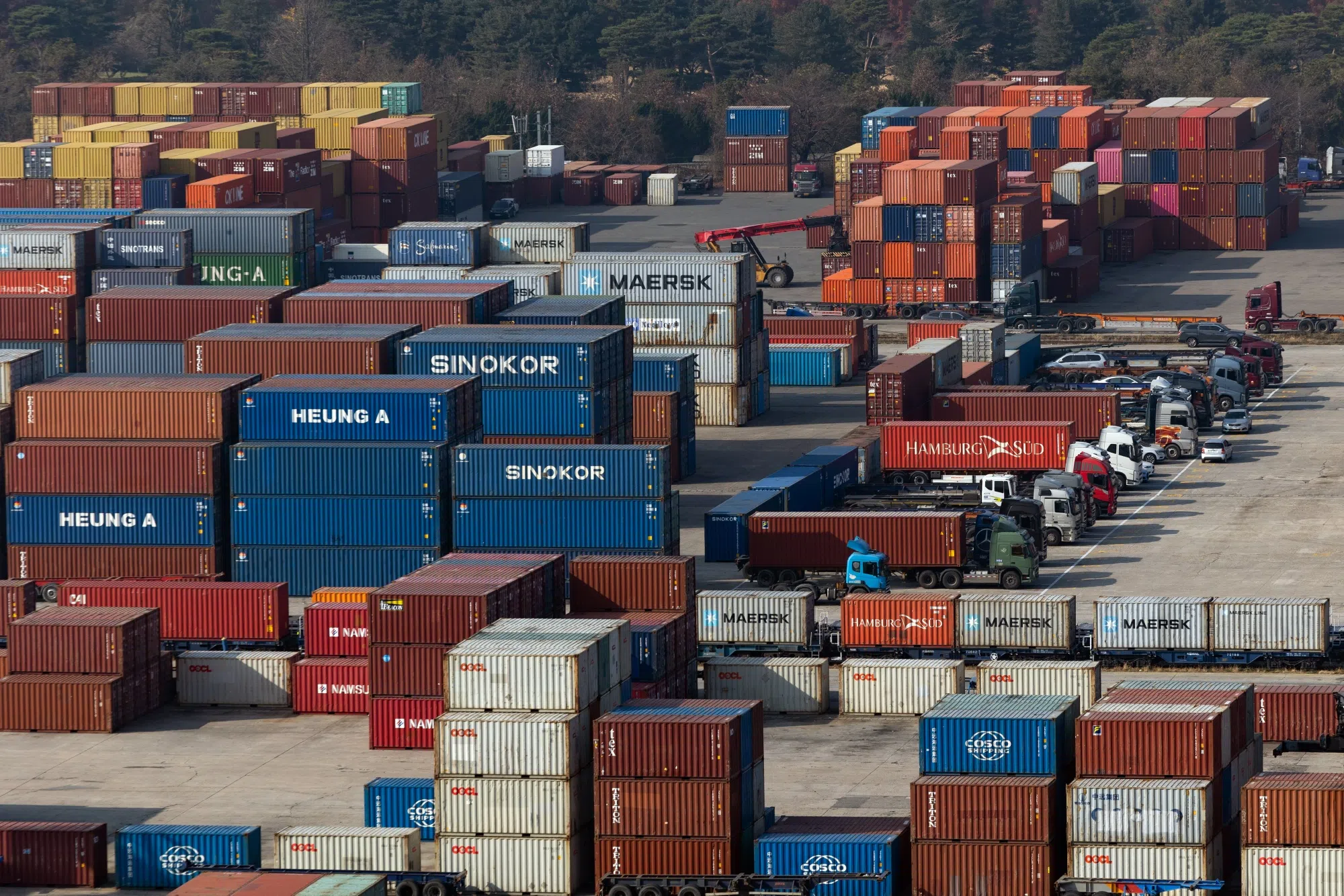 Global shipping growth at risk from economic gloom, UNCTAD says - The ...