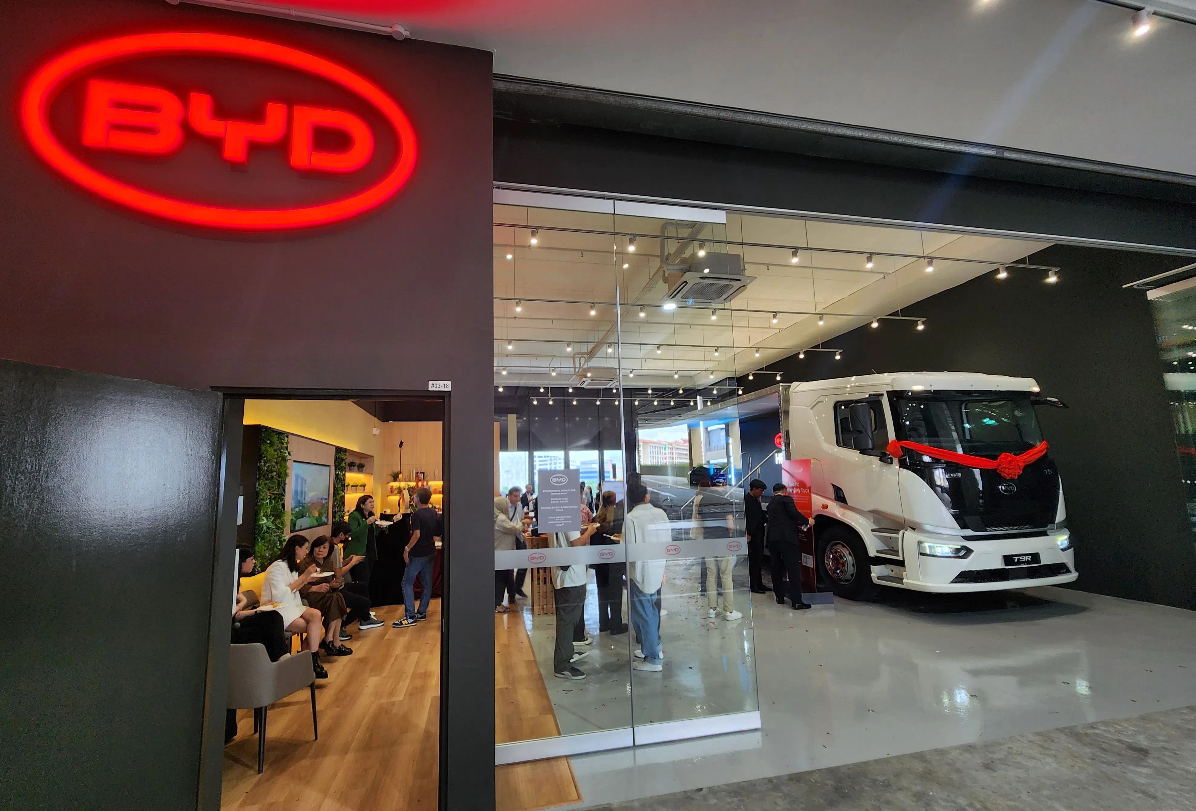 Inchcape+ opens BYD commercial EV showroom in Singapore, partners ...