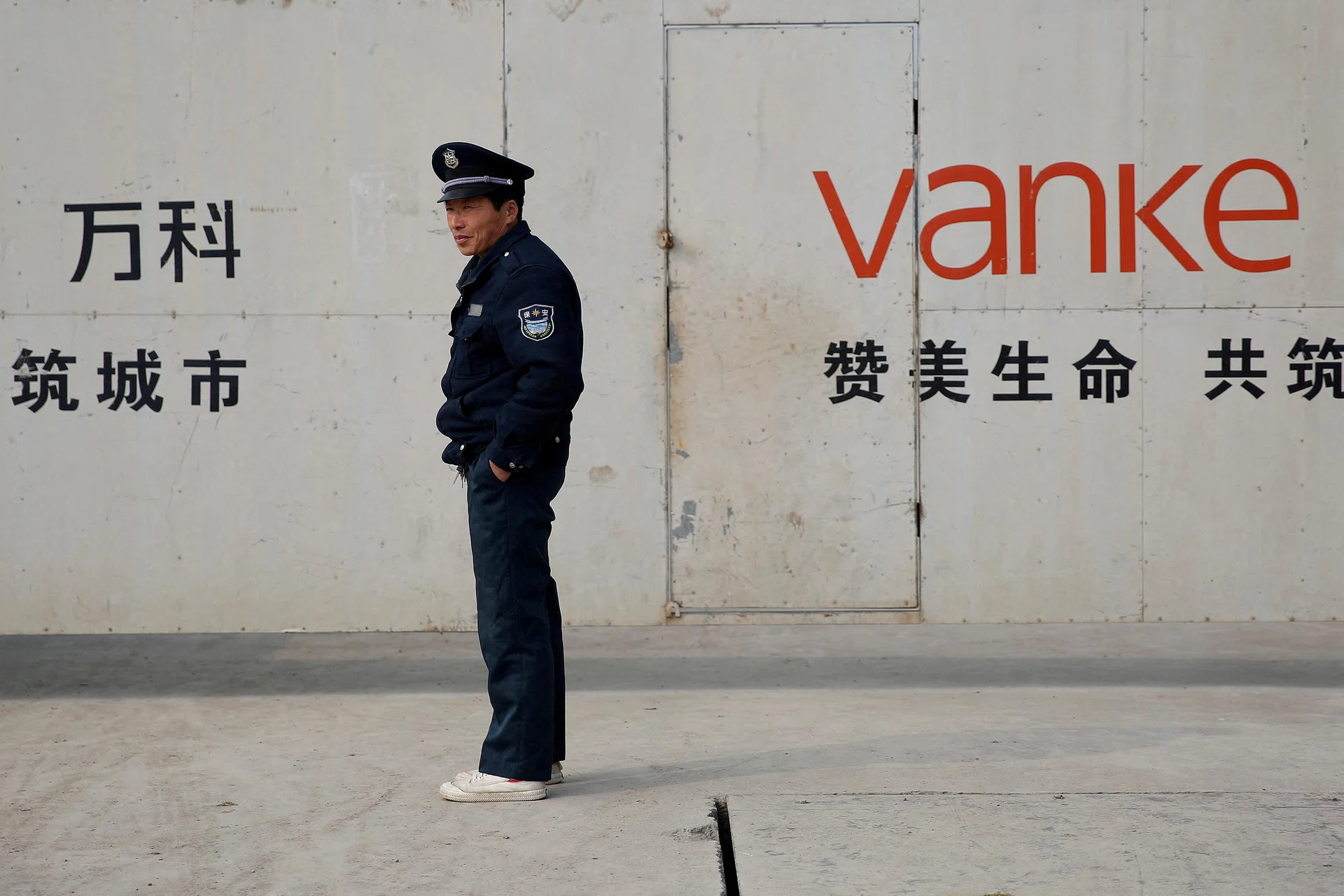 China Vanke chairman abruptly resigns from stressed builder - The ...