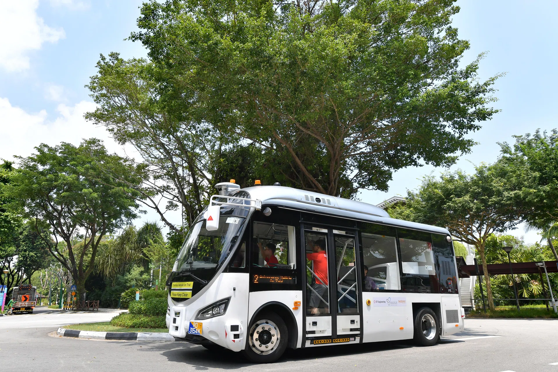Singapore to expand autonomous minibus studies with public bus operator ...
