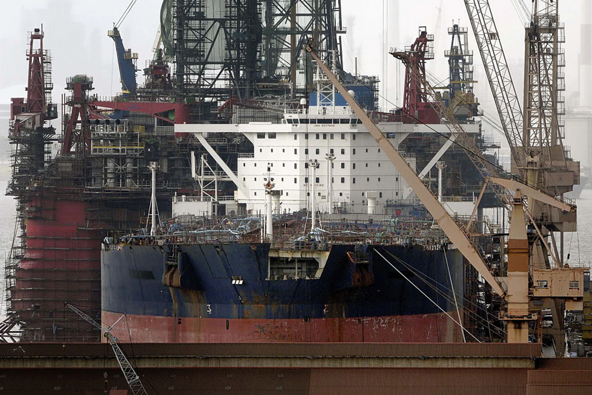 SembMarine plunges into the red on S$801m provisions - The Business Times