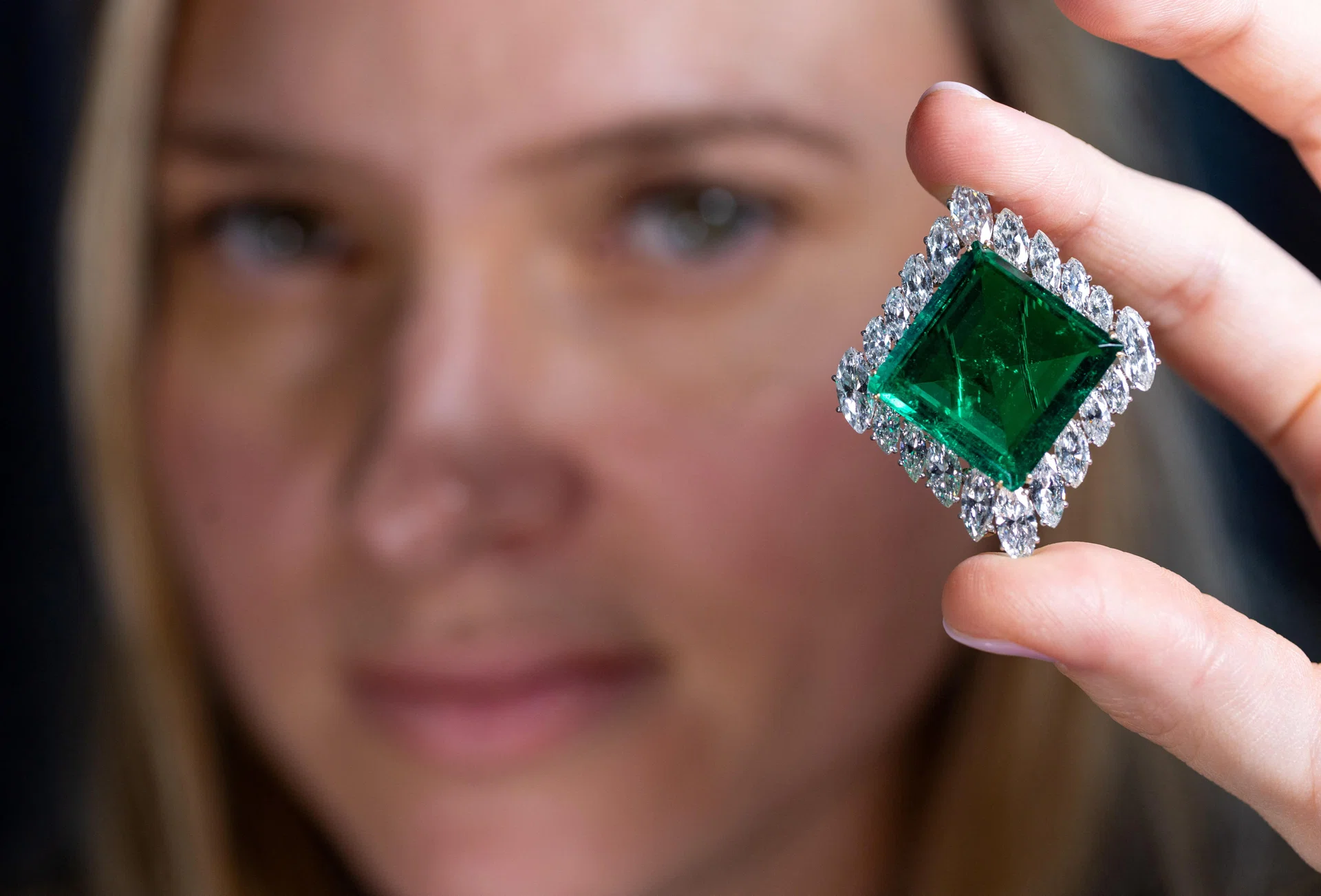 Aga Khan emerald fetches record US$9 million in Geneva auction - The ...