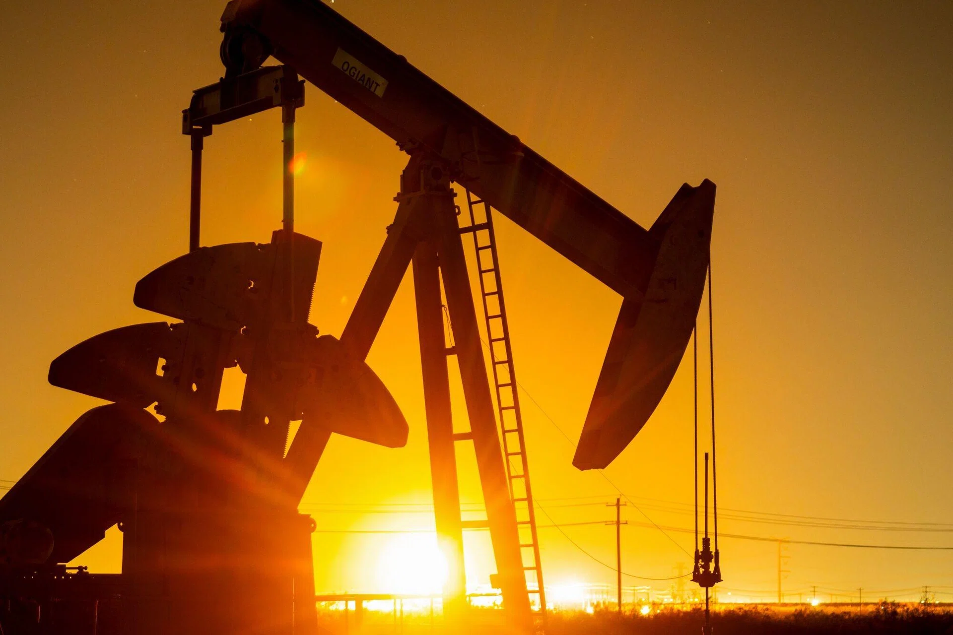 Oil plunges 4% as Iran supply disruption concerns ease, demand outlook ...