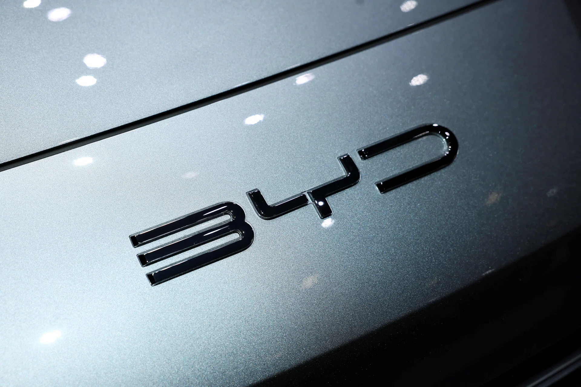 BYD amps up brutal China EV price war with bigger discounts on new car ...