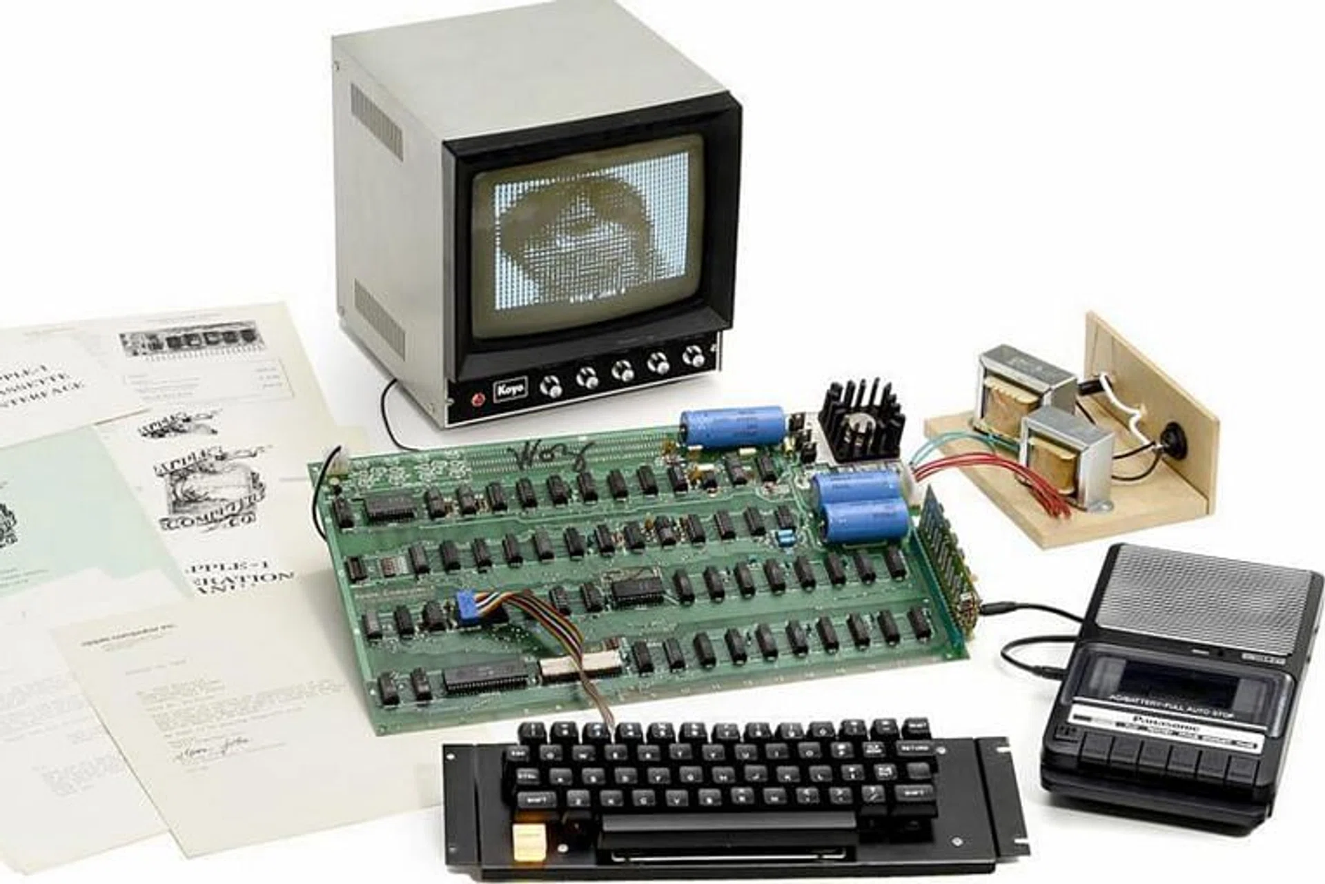 Original Apple built by Jobs and Wozniak auctioned - The Business Times