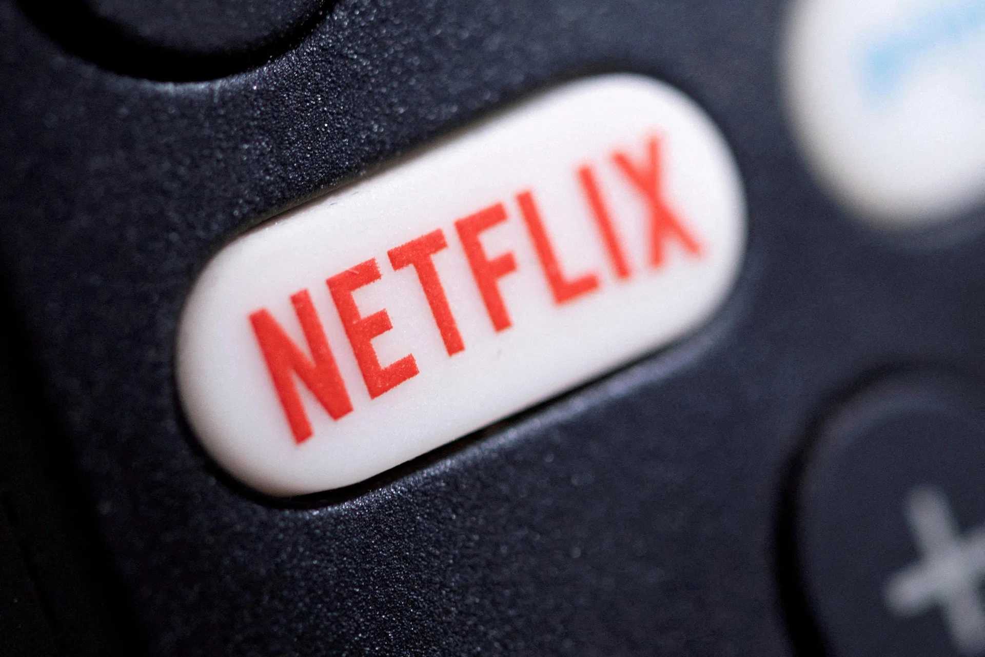 ‘Squid Game’ boosts Netflix quarter, company raises revenue guidance ...