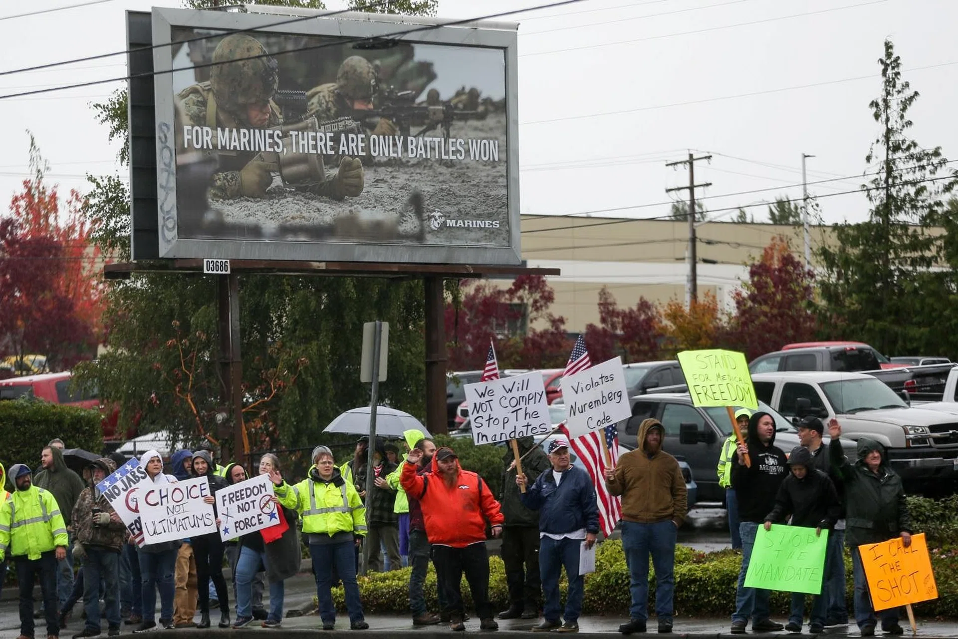 Boeing workers stage protest over vaccine mandate - The Business Times