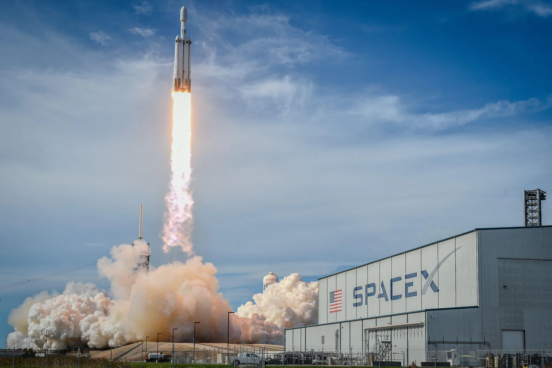 Rocket Lab satellite launch puts SpaceX challenger back on track - The ...