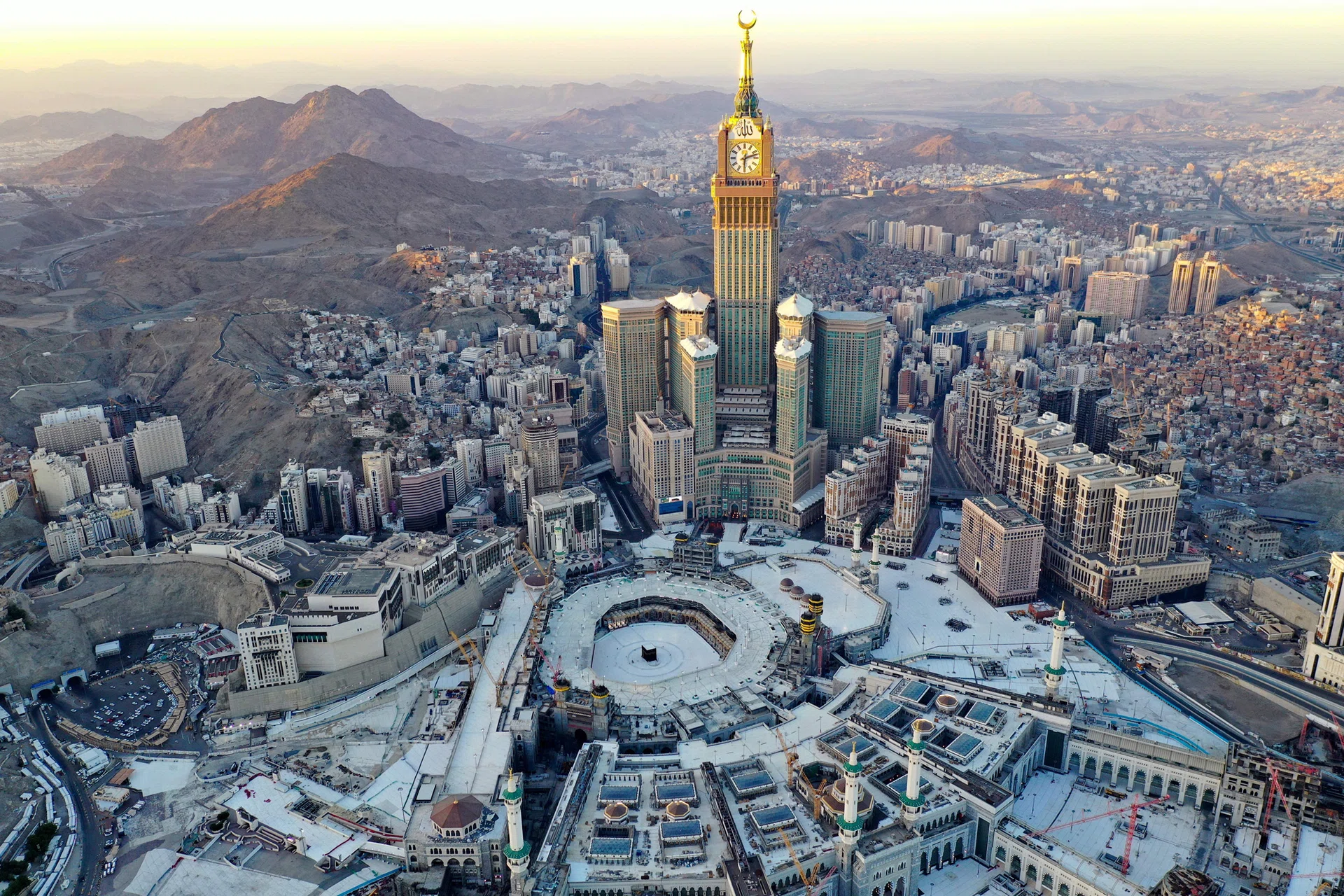 Saudi Arabia plans mega Mecca expansion to tap pilgrim gold rush - The ...