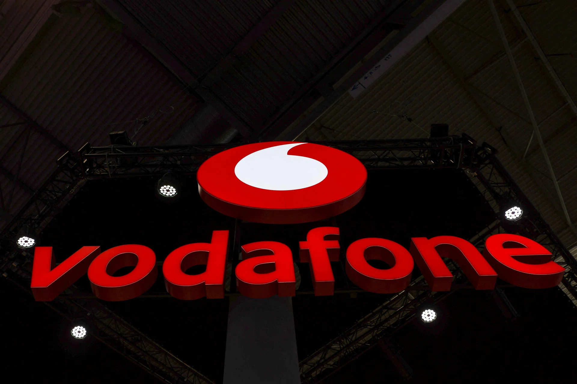 Vodafone reports 2% rise in annual profit after stronger final quarter ...