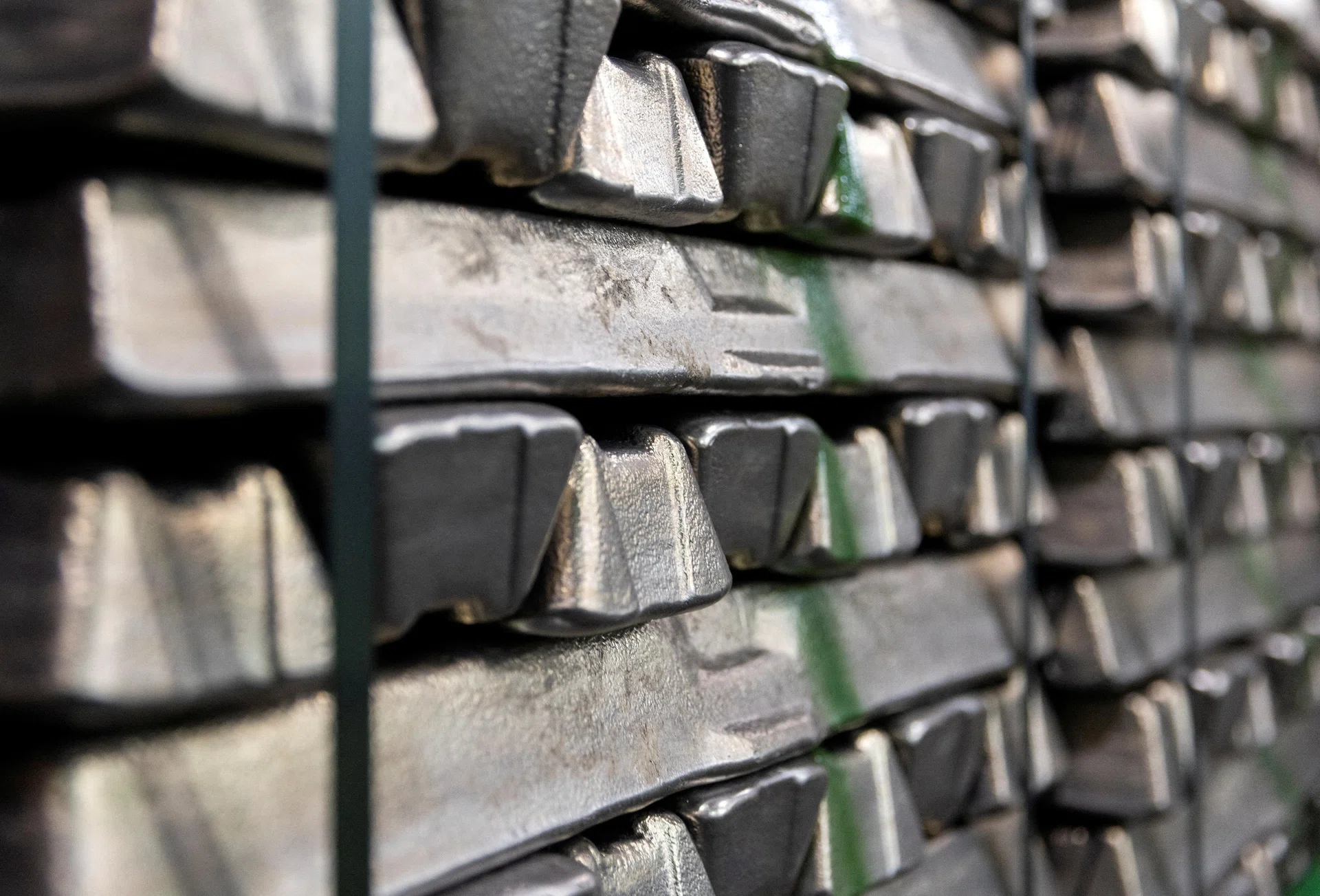 Trafigura faces off with aluminium bulls over huge metal stash - The ...