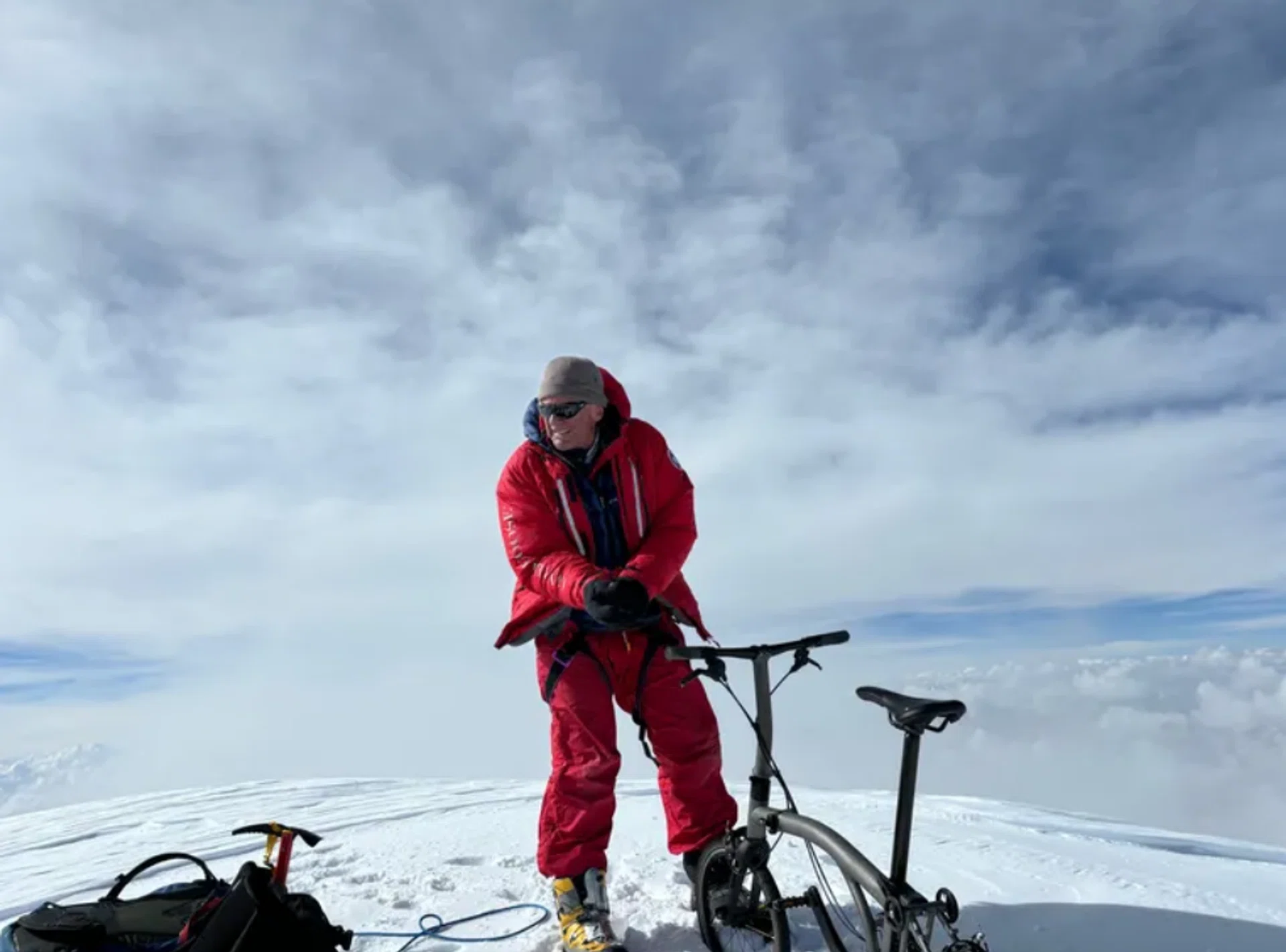 Cycling: British adventurer breaks record for highest-altitude bike ...